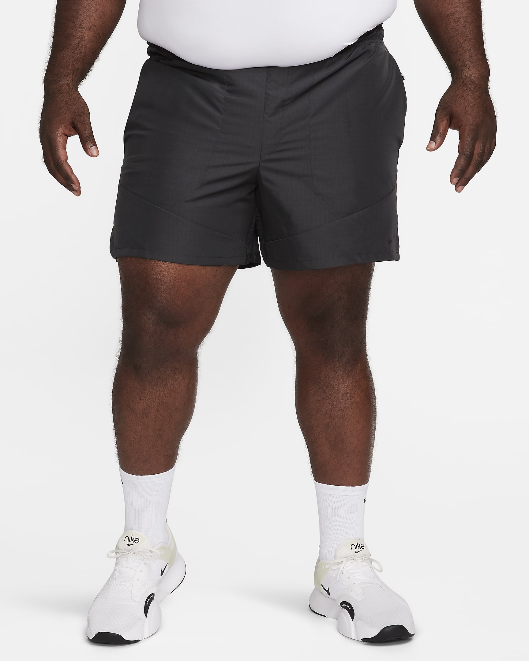 Nike Dri-FIT ADV APS Men's 15cm (approx.) Unlined Versatile Shorts. Nike PT