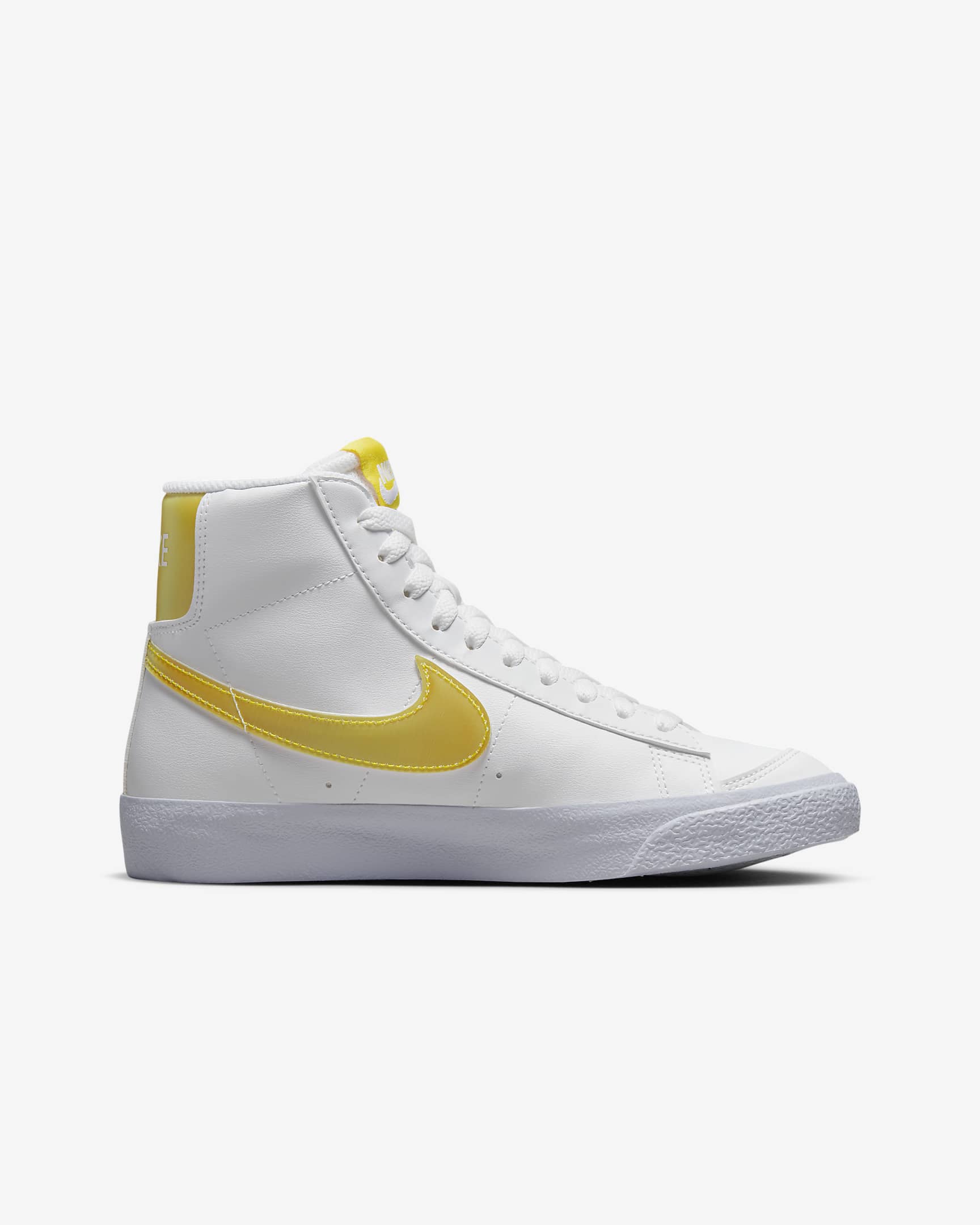 Nike Blazer Mid Next Nature Older Kids' Shoes. Nike CH