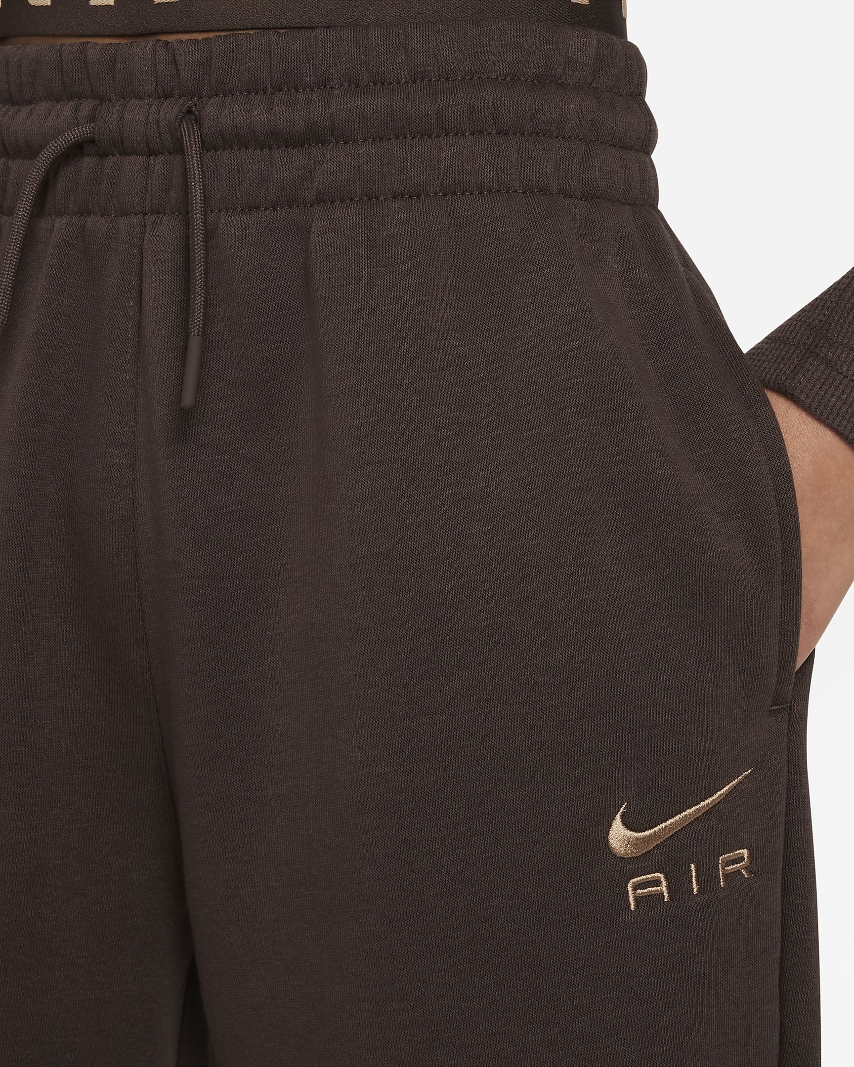 Nike Air Club Fleece Older Kids' (Girls') Trousers. Nike IE