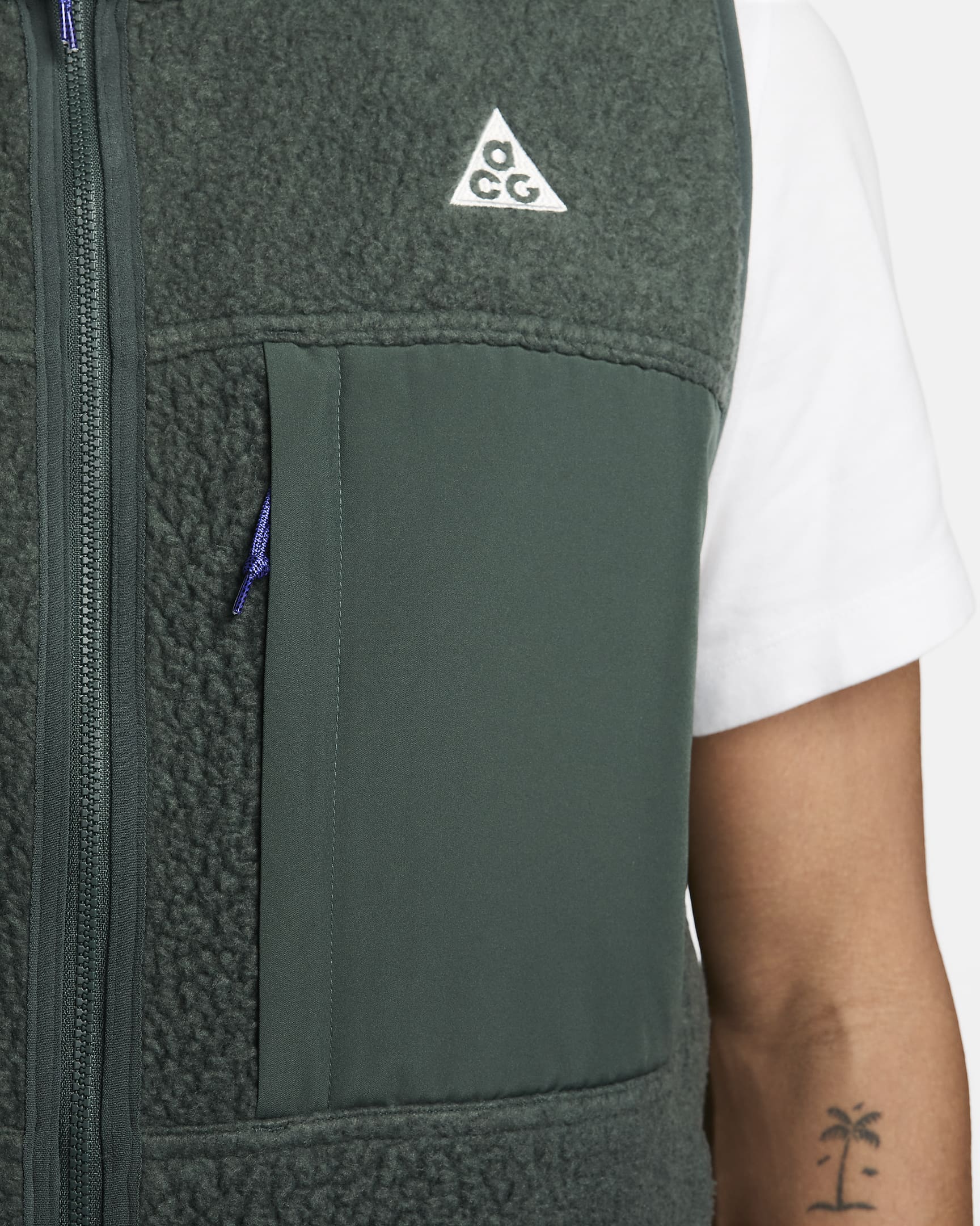 Nike ACG "Arctic Wolf" Men's Vest. Nike.com