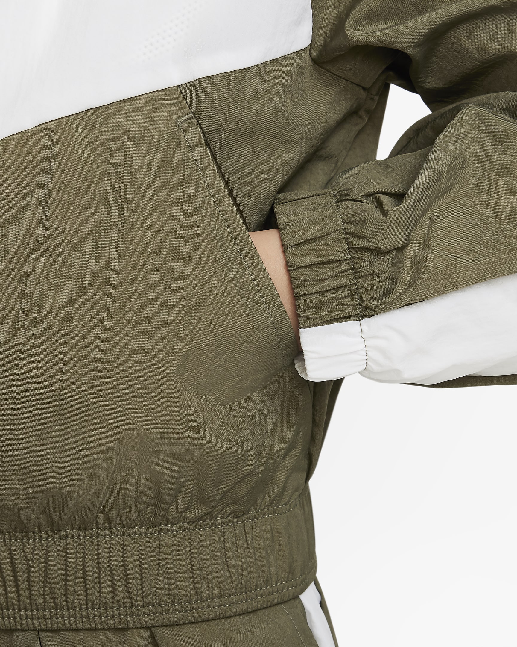 Nike Sportswear Older Kids' (Girls') Woven Jacket. Nike SG