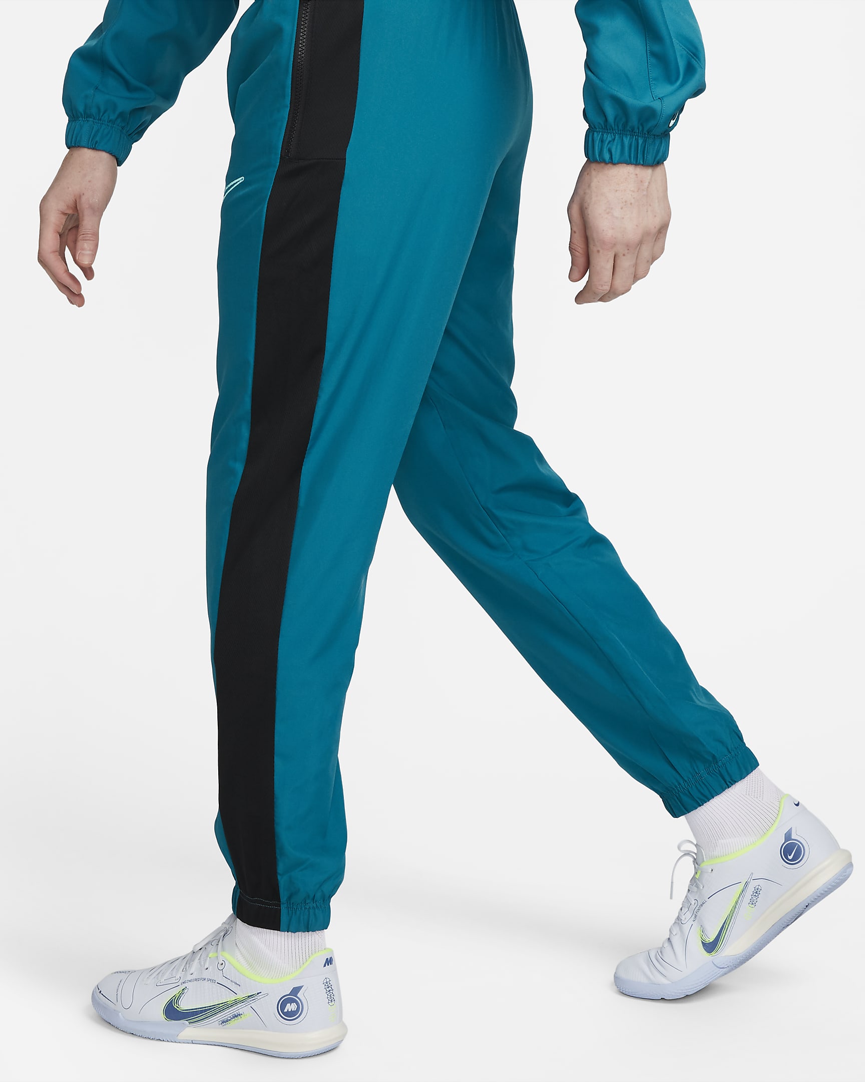 Nike Dri-FIT Academy Men's Woven Football Tracksuit Bottoms. Nike SA