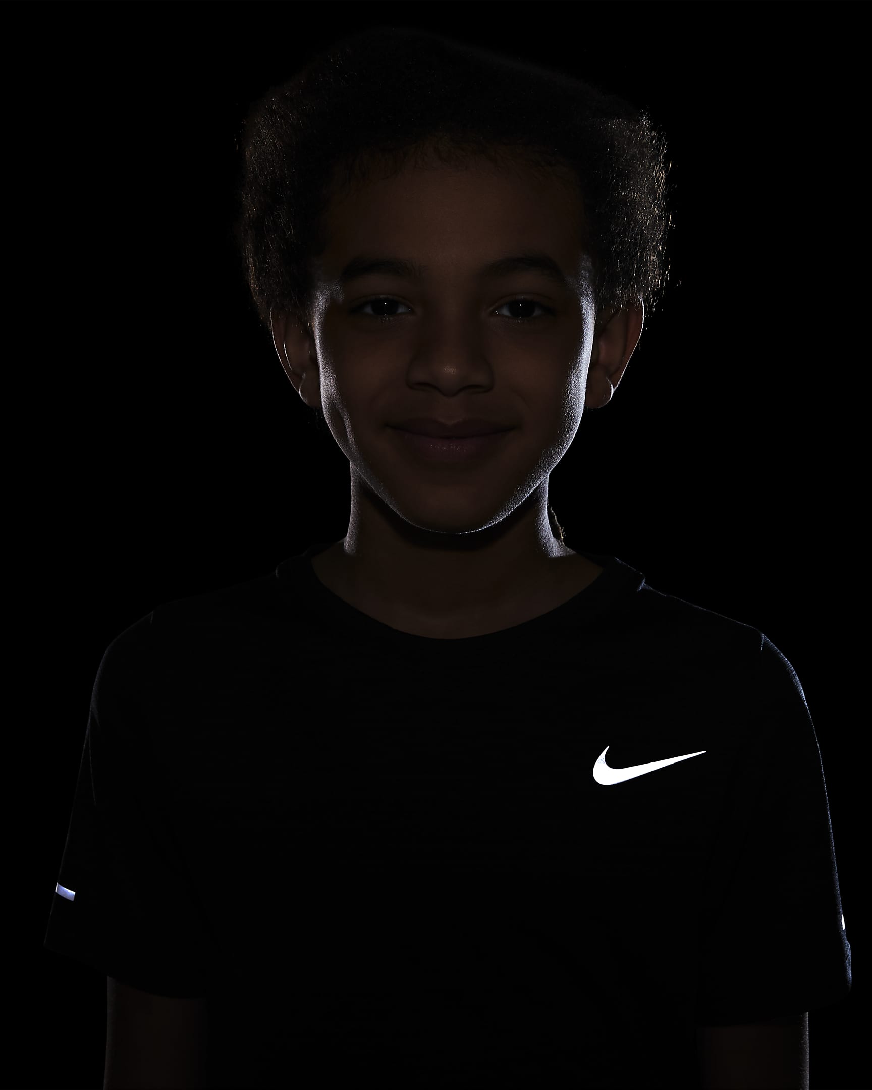 Haut de training Nike Dri-FIT Miler pour ado (garçon). Nike FR