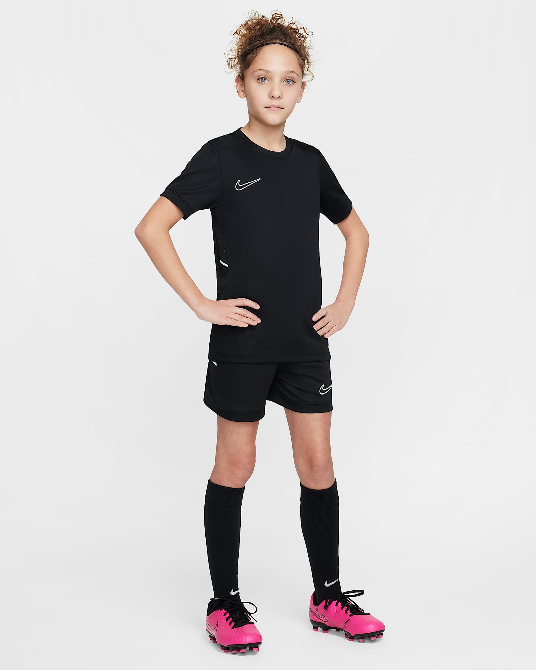 Nike Academy Older Kids' Dri-FIT Football Top. Nike CH