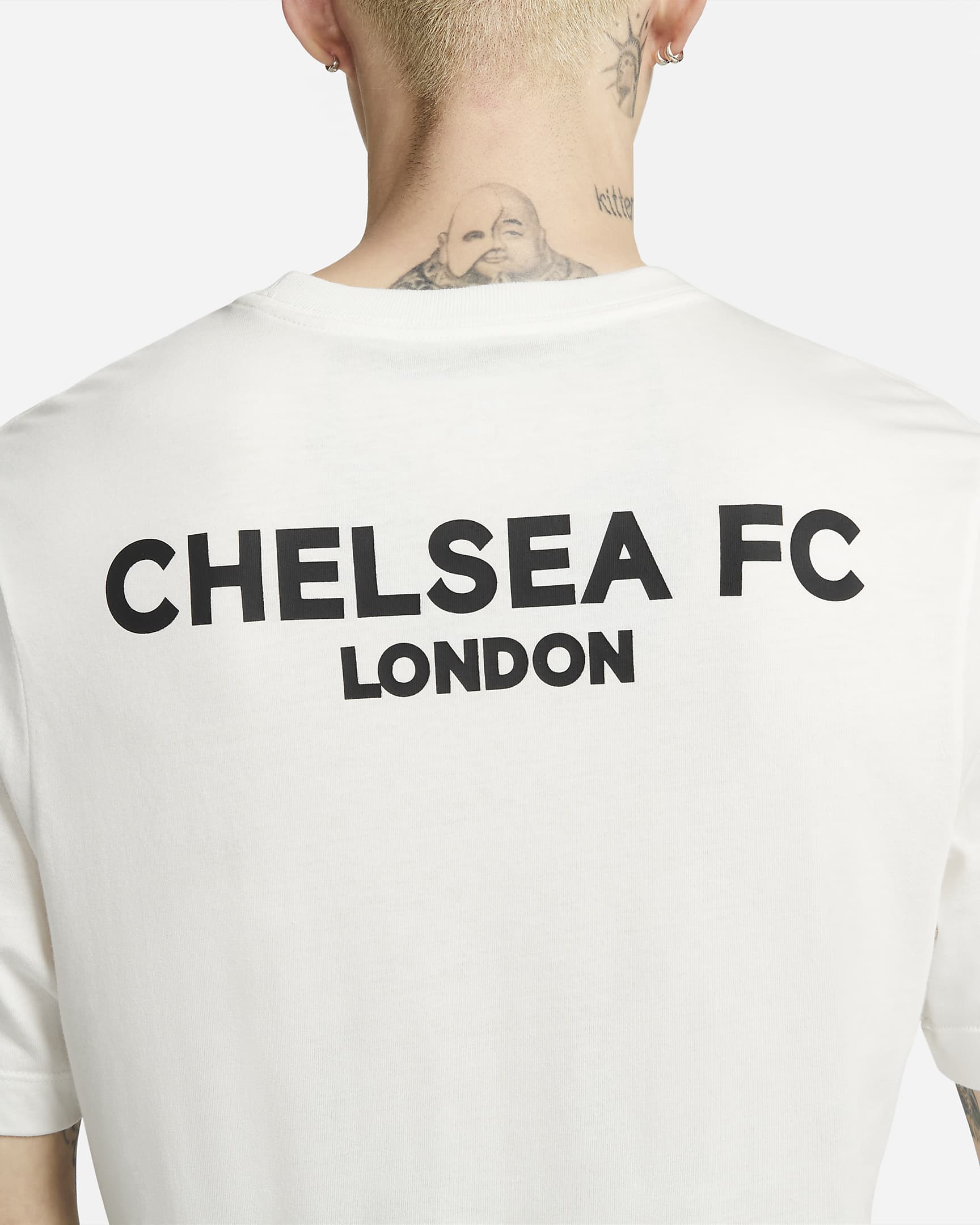 Chelsea F.C. Voice Men's Football T-Shirt. Nike UK