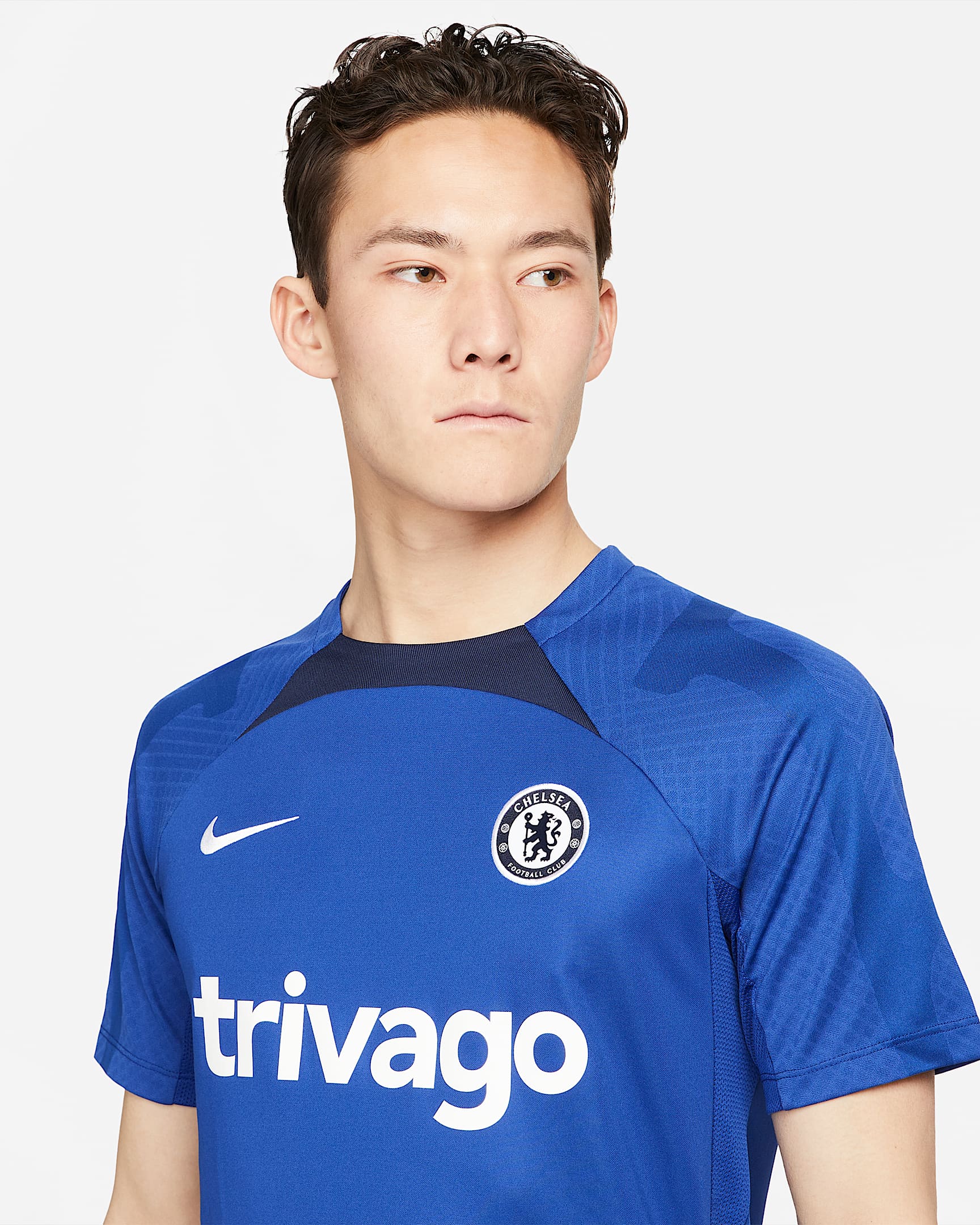 Chelsea F.C. Strike Men's Nike Dri-FIT Short-Sleeve Football Top. Nike SK