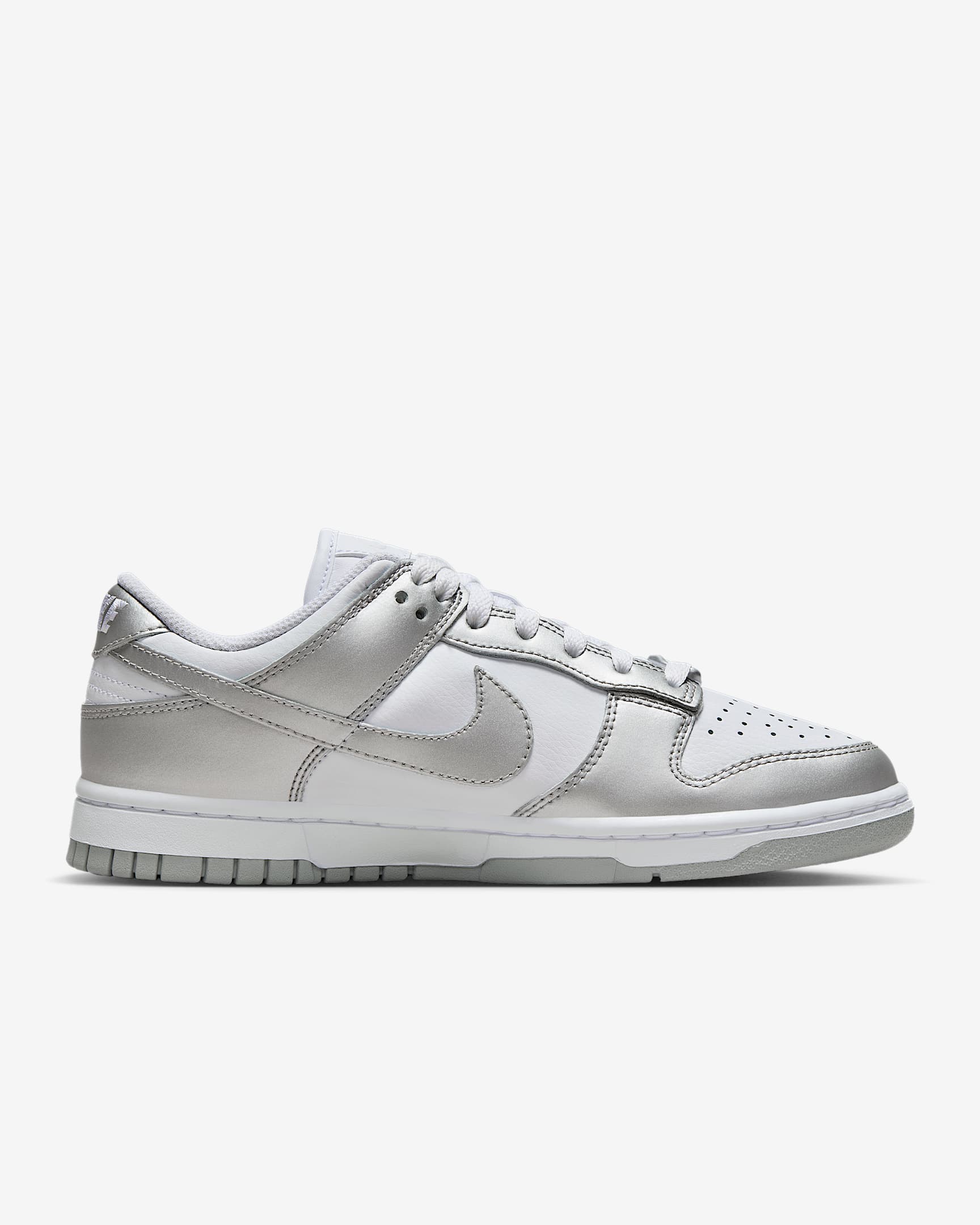 Nike Dunk Low Women's Shoes. Nike IE