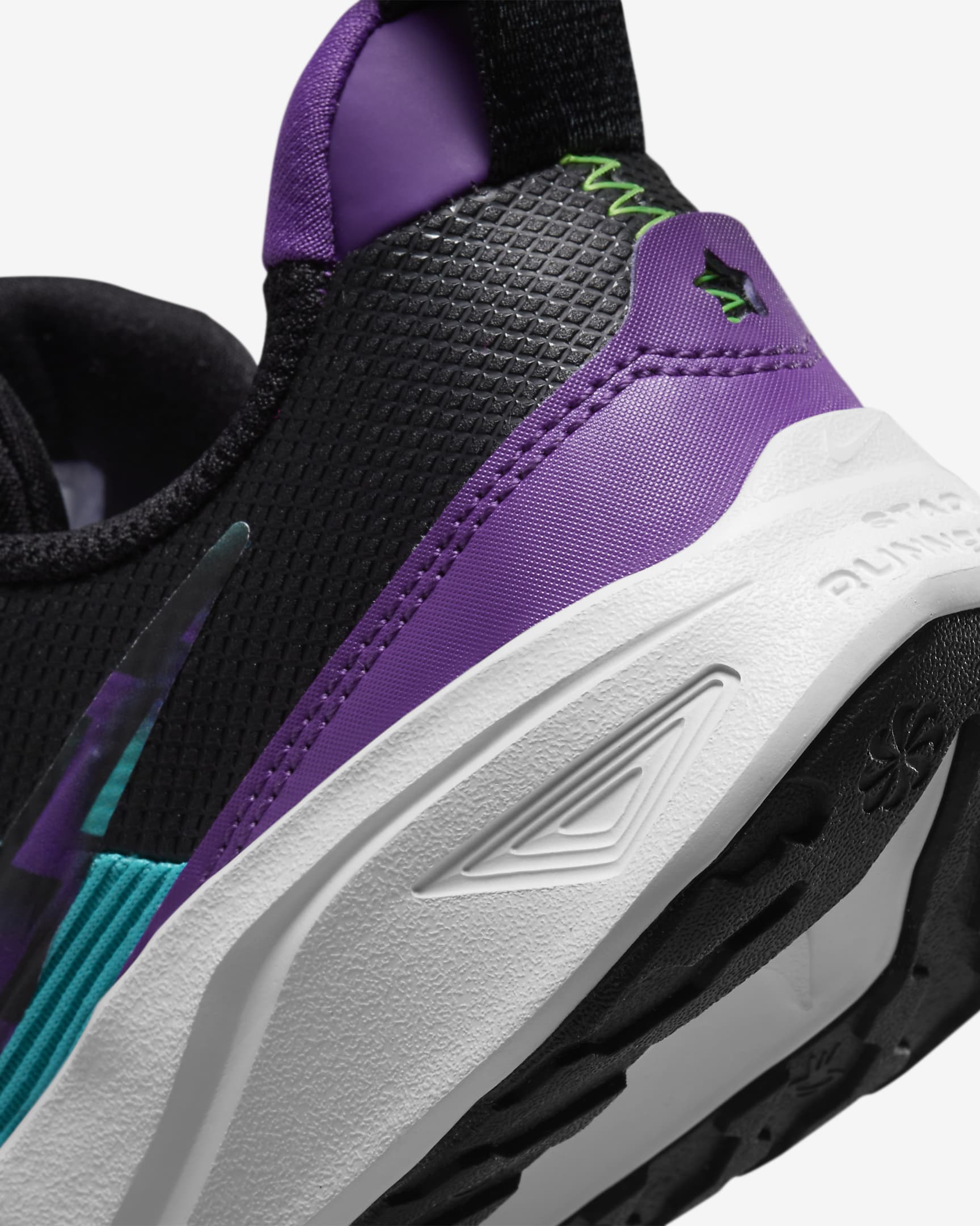 Nike Star Runner 4 SE Younger Kids' Shoes. Nike LU