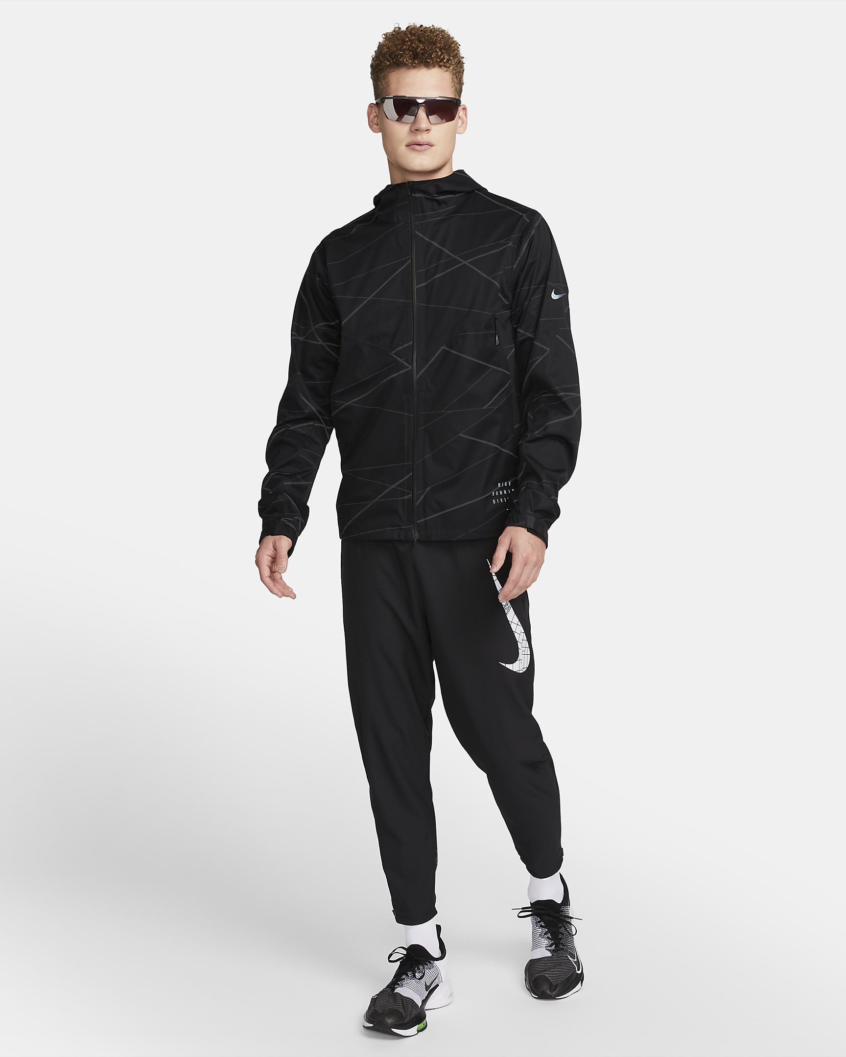 Nike Storm-FIT Run Division Men's Running Jacket. Nike SA
