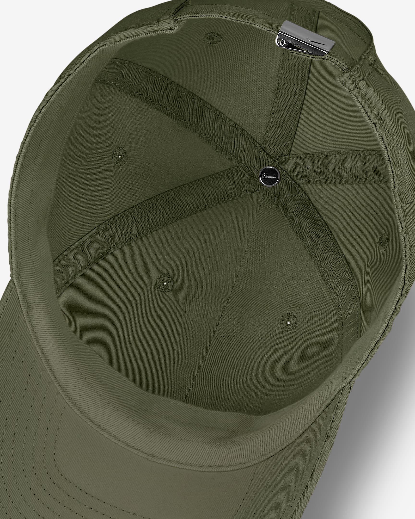 Cappello essenziale con Swoosh in metallo Nike Dri-FIT Club. Nike IT