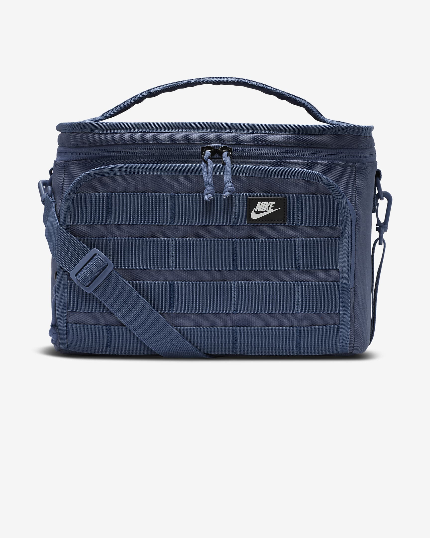 Nike Sportswear Plus Lunch Bag (9L). Nike.com