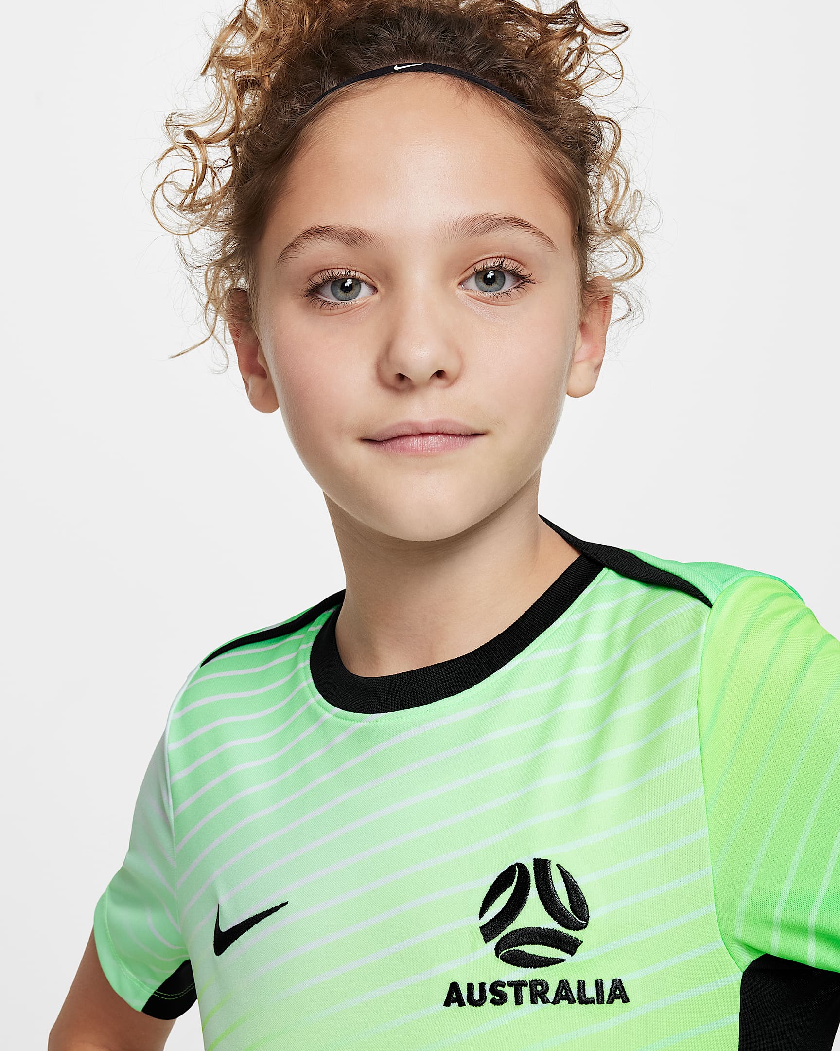 Australia Academy Pro Older Kids' Nike Dri-FIT Football Pre-Match Short ...