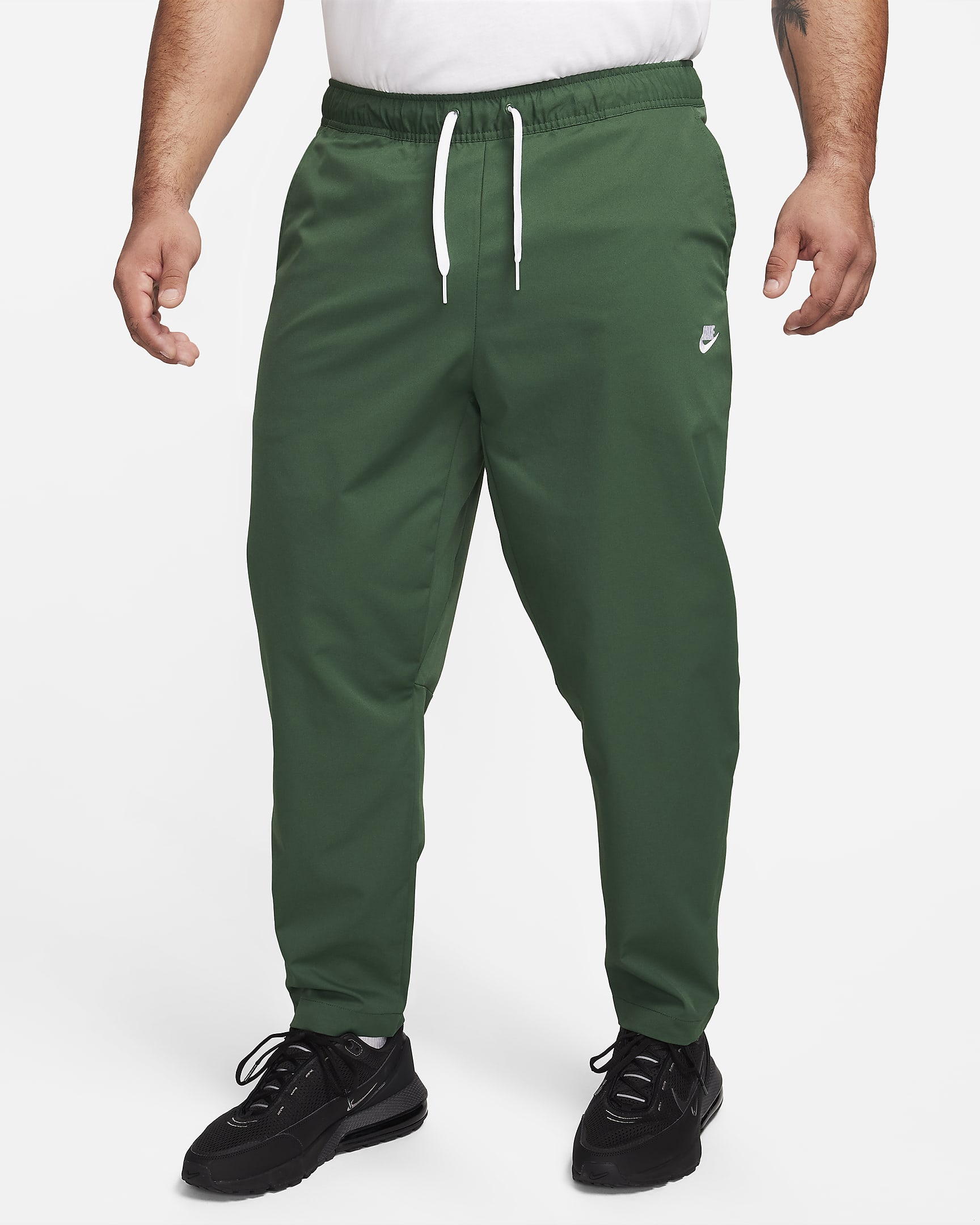 Pants entallados de tejido Woven para hombre Nike Club. Nike.com