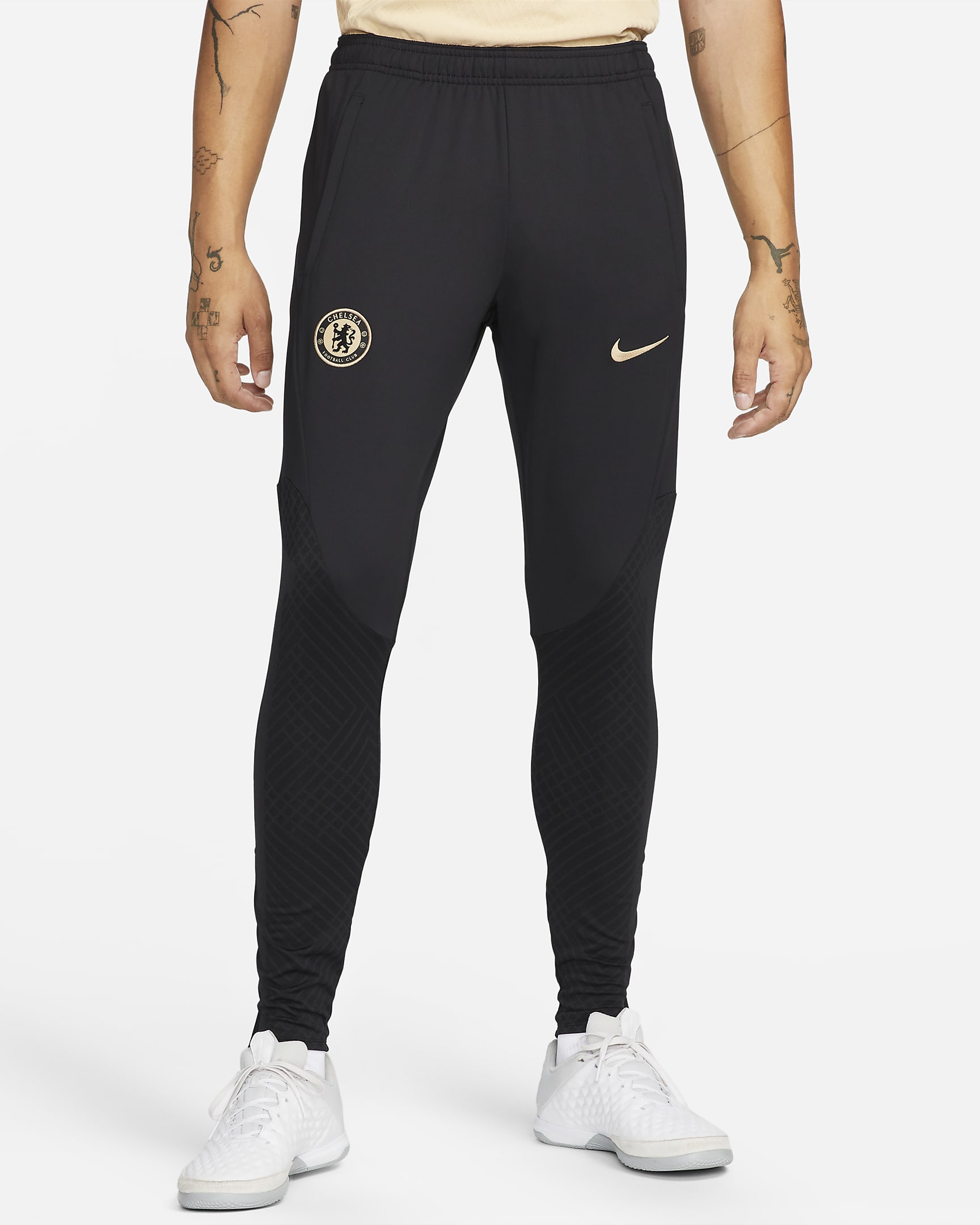 Chelsea F.C. Strike Men's Nike Dri-FIT Knit Football Pants. Nike BE