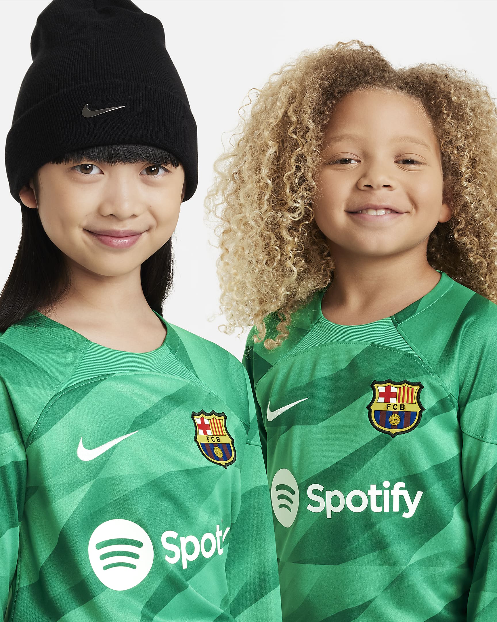 F.C. Barcelona 2023/24 Stadium Goalkeeper Older Kids' Nike Dri-FIT Football Shirt. Nike CZ