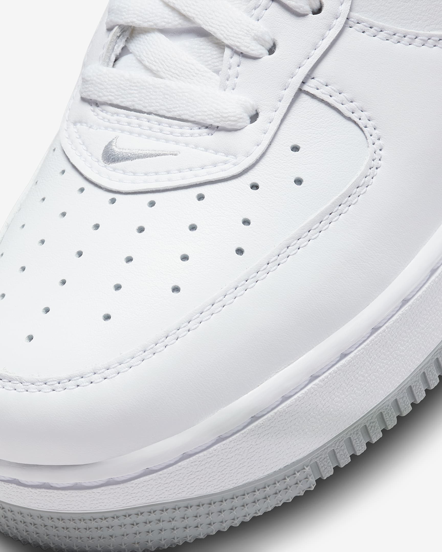 Nike Air Force 1 Low Retro Men's Shoes. Nike AT