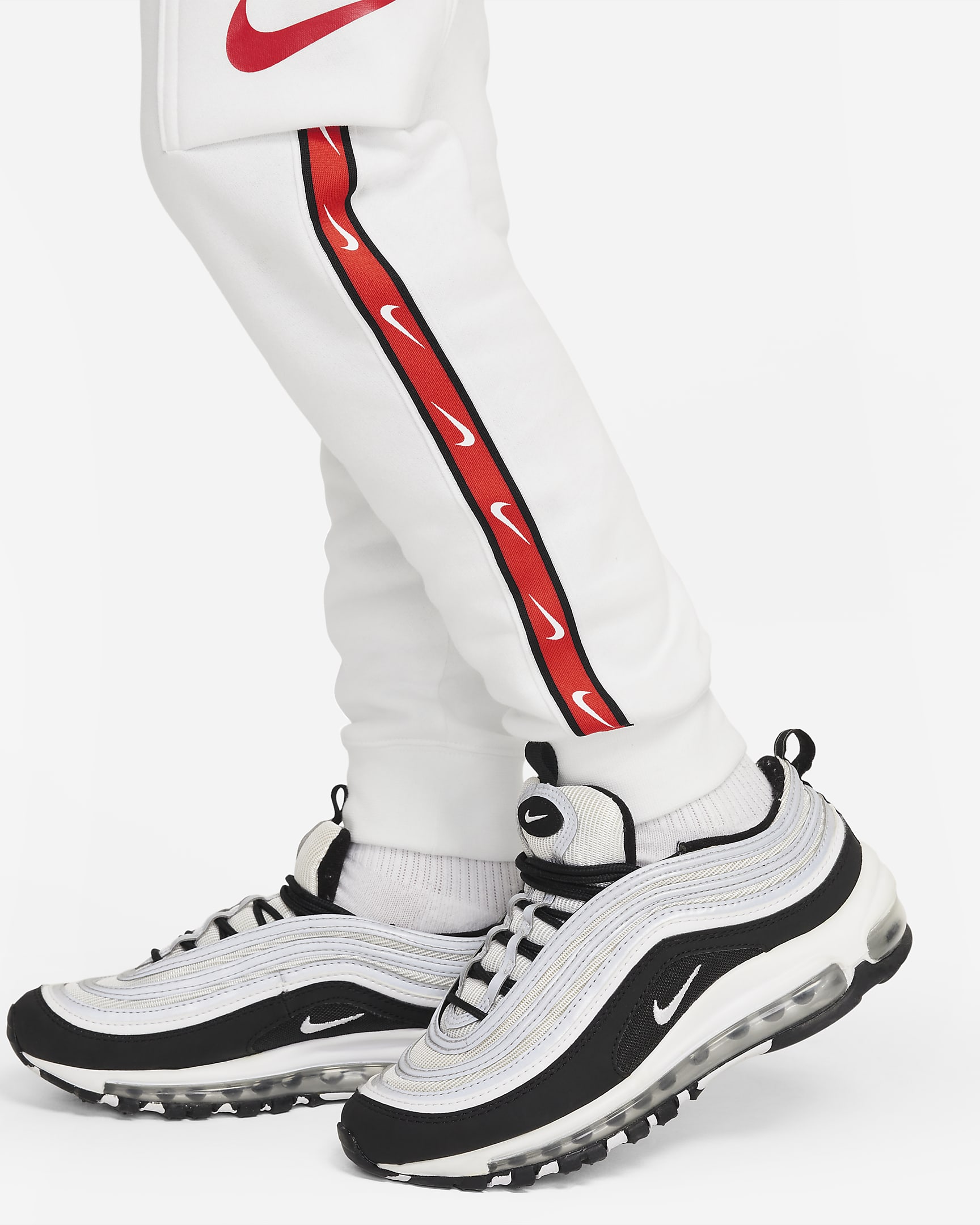 Nike Sportswear Repeat Older Kids' (Boys') Fleece Cargo Trousers. Nike UK