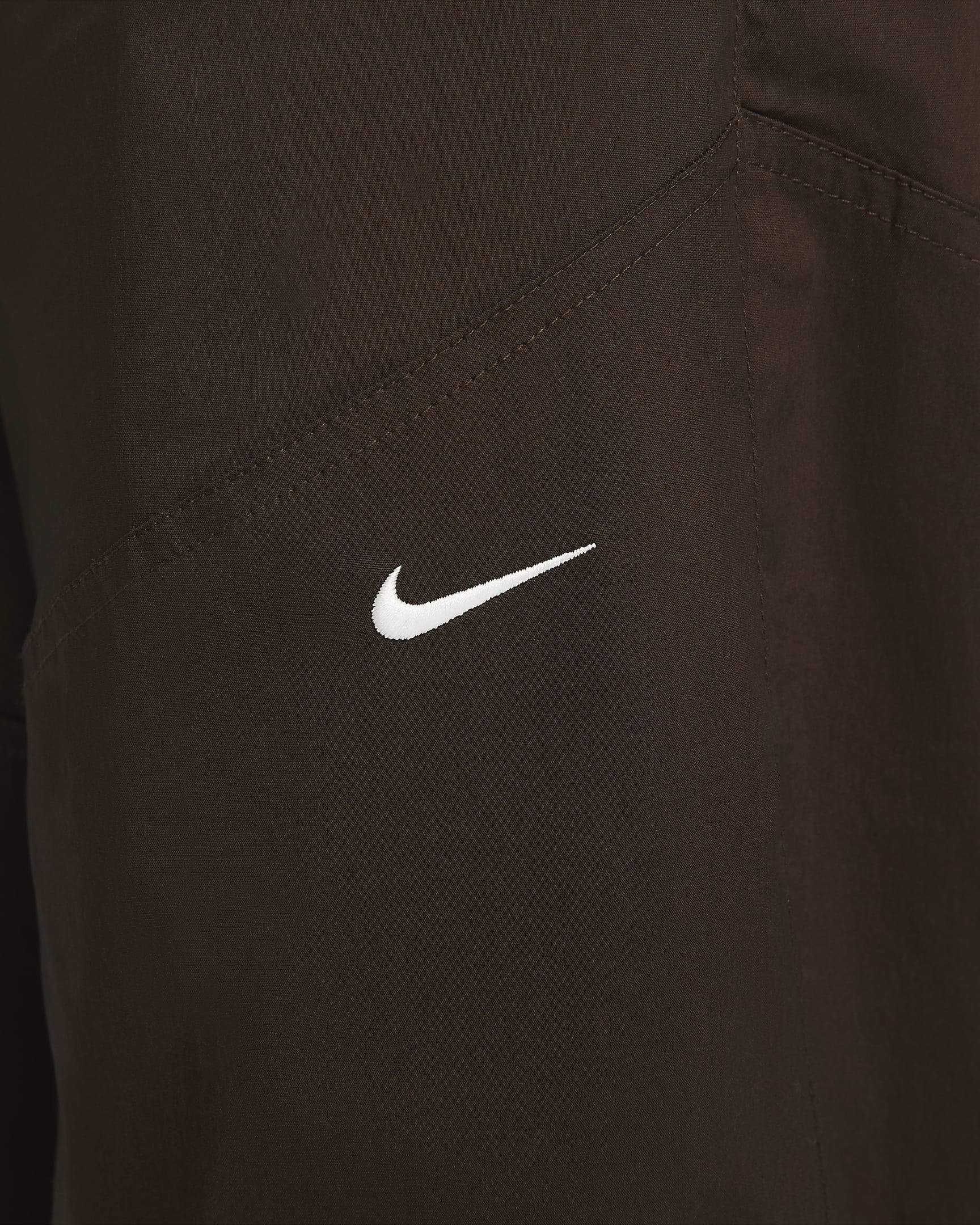 Nike Sportswear Essentials Women's Woven High-Rise Trousers. Nike NZ
