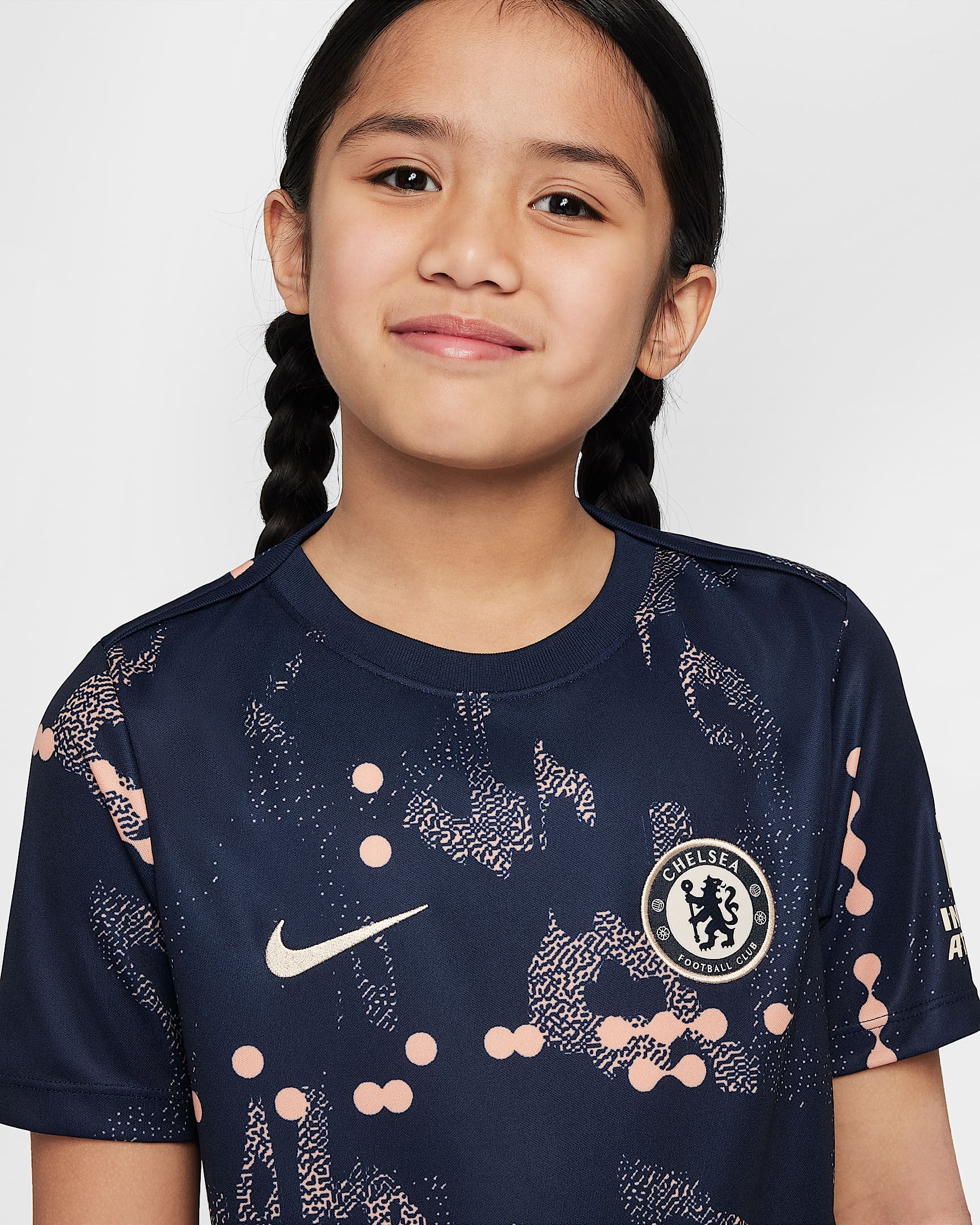Chelsea F.C. Academy Pro SE Older Kids' Nike Dri-FIT Football Pre-Match Short-Sleeve Top. Nike CA