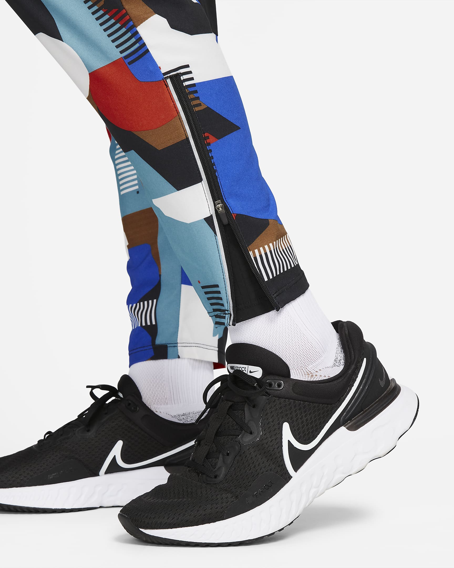 Nike A.I.R. Hola Lou férfi futónadrág. Nike HU