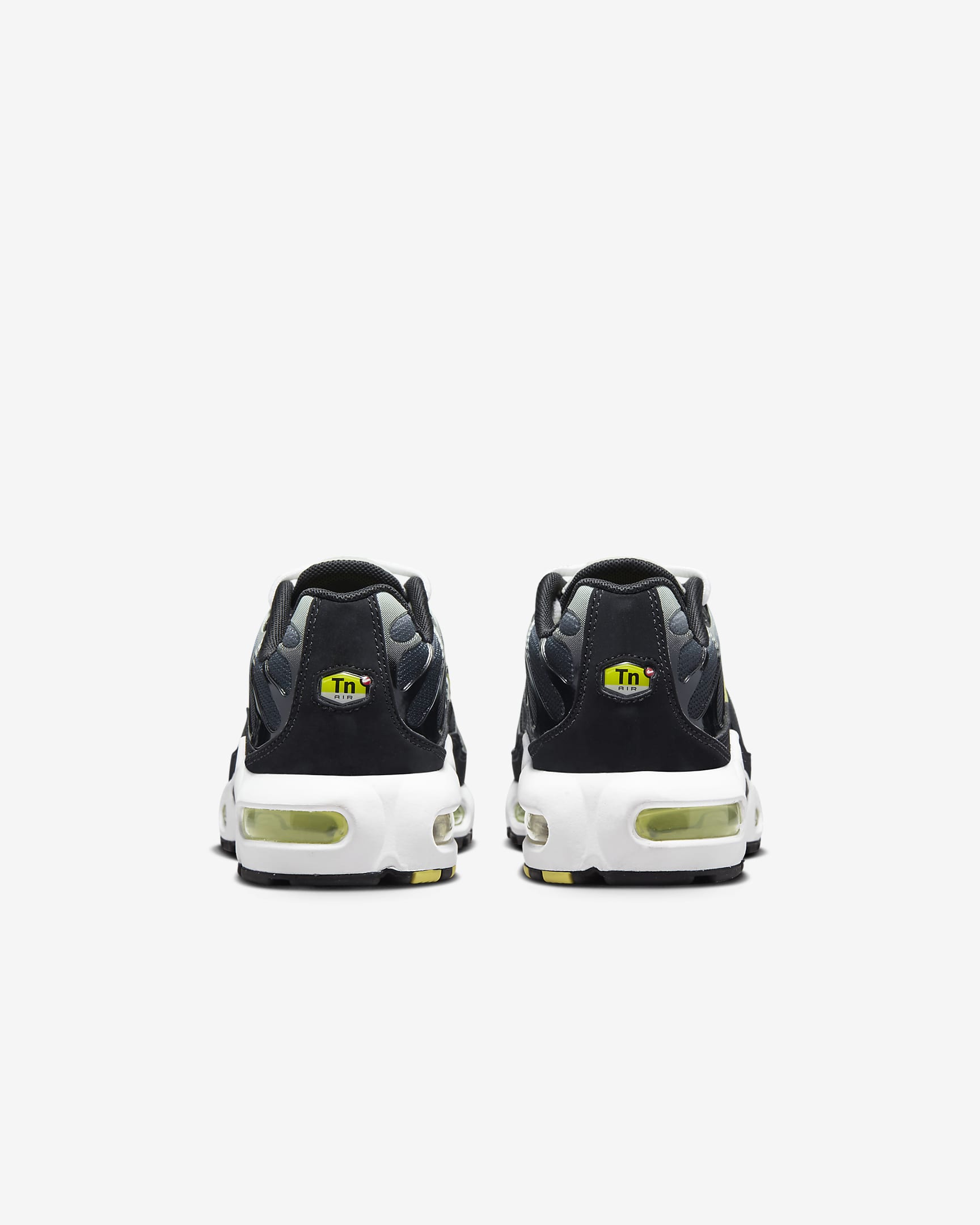 Nike Air Max Plus Older Kids' Shoe. Nike AT