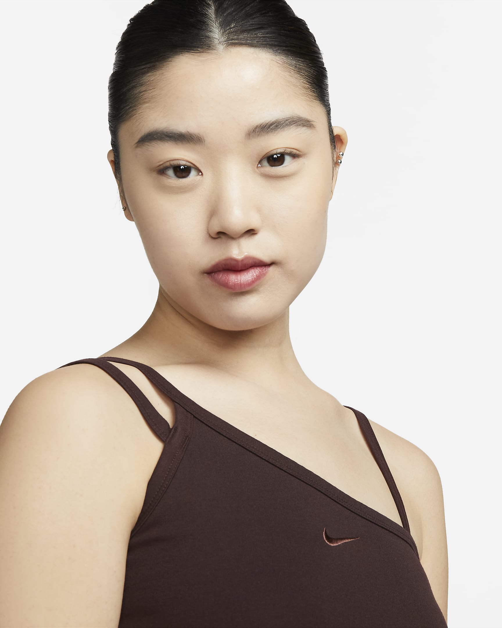 Nike Sportswear Everyday Modern Women's Asymmetrical Crop Tank. Nike IN