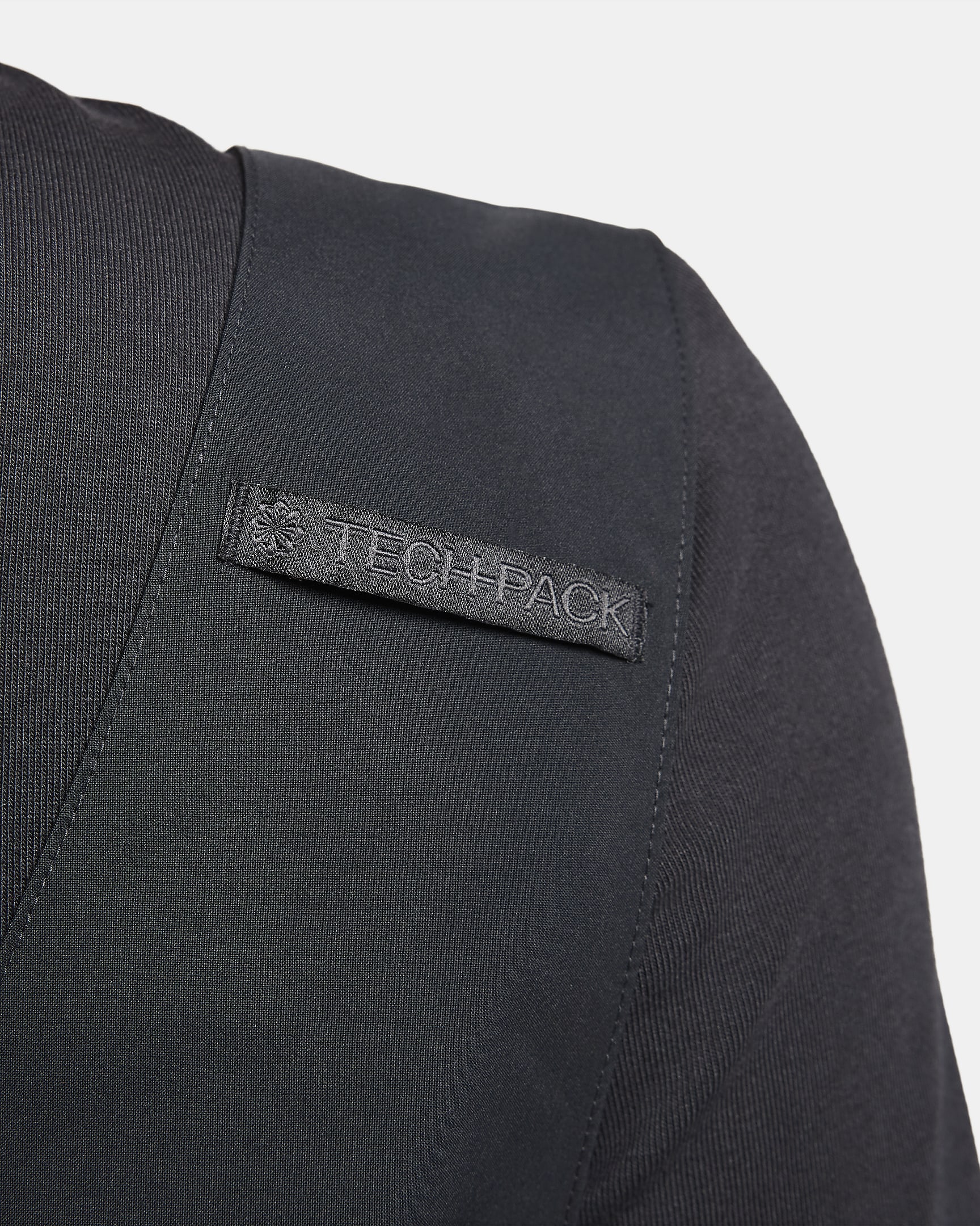 Nike Sportswear Tech Pack Women's Repel Gilet. Nike BG