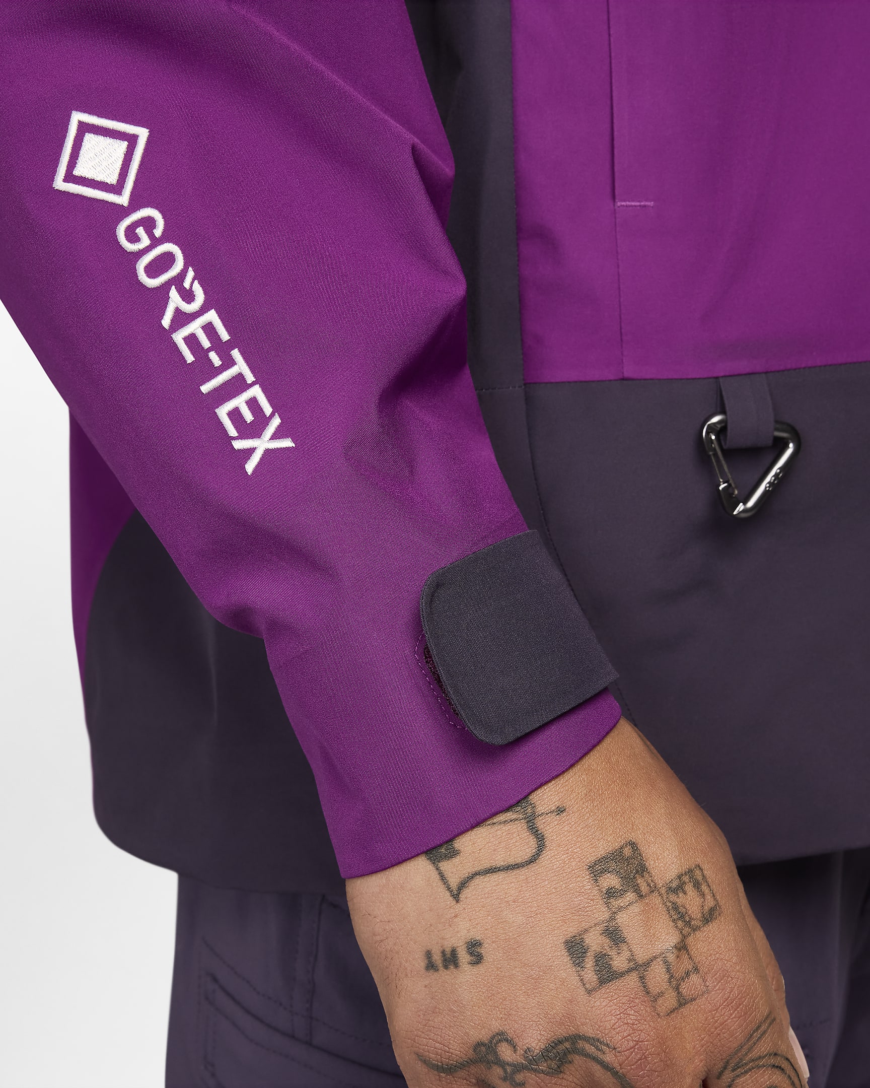 Nike ACG "Misery Ridge" Storm-FIT ADV GORE-TEX Jacket. Nike.com