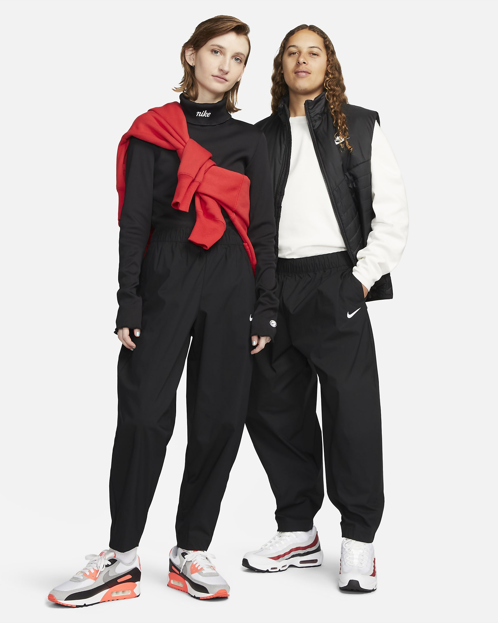 Nike Sportswear Essential Women's High-Rise Curve Trousers. Nike IL