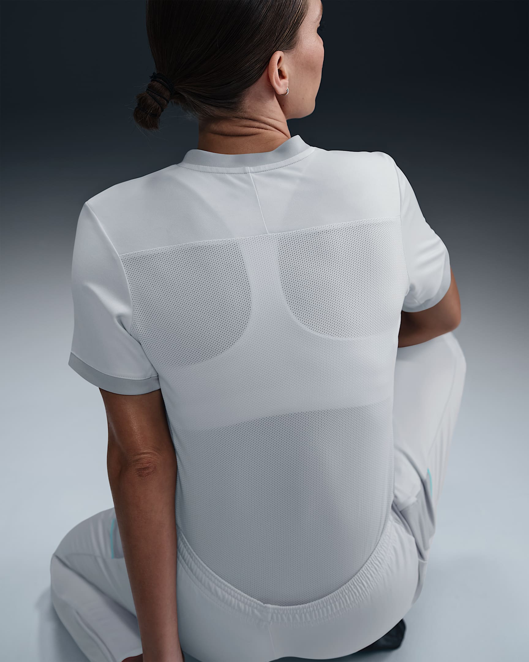 Nike Academy Women's Dri-FIT Football Top. Nike BE