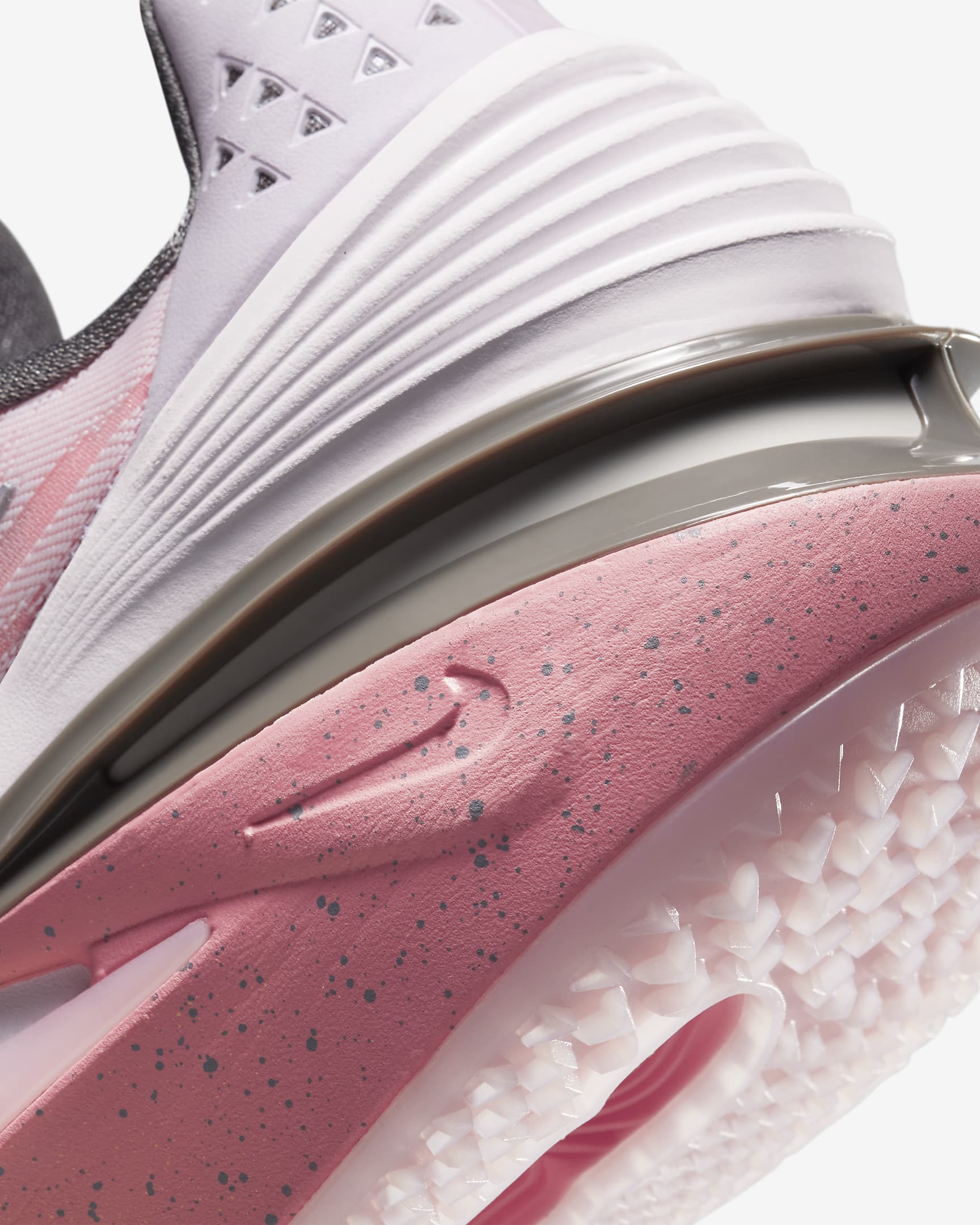 Nike G.T. Cut 2 男款籃球鞋。Nike TW