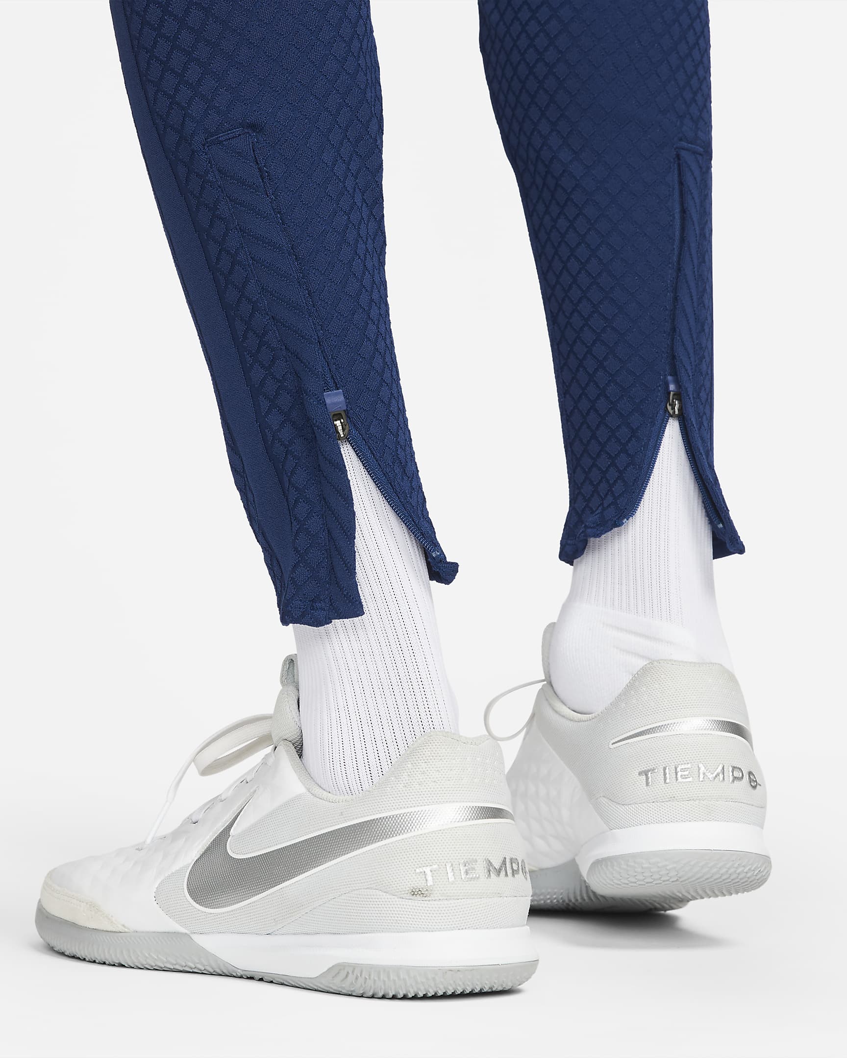 F.C. Barcelona Strike Elite Men's Nike Dri-FIT ADV Knit Football Pants. Nike NZ