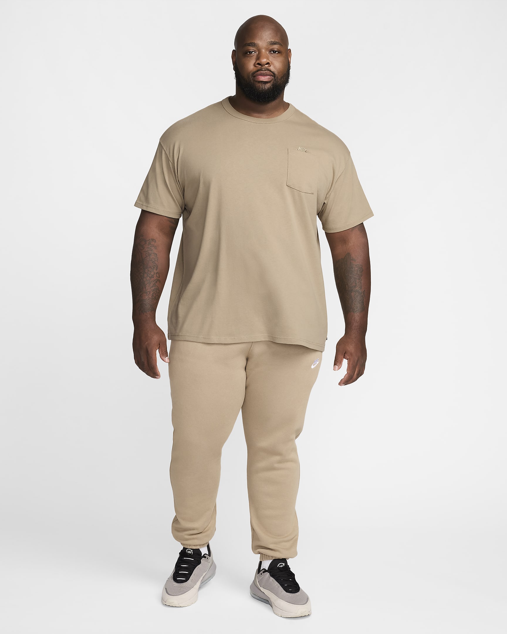 Nike Sportswear Premium Essentials Men's Pocket T-Shirt. Nike.com