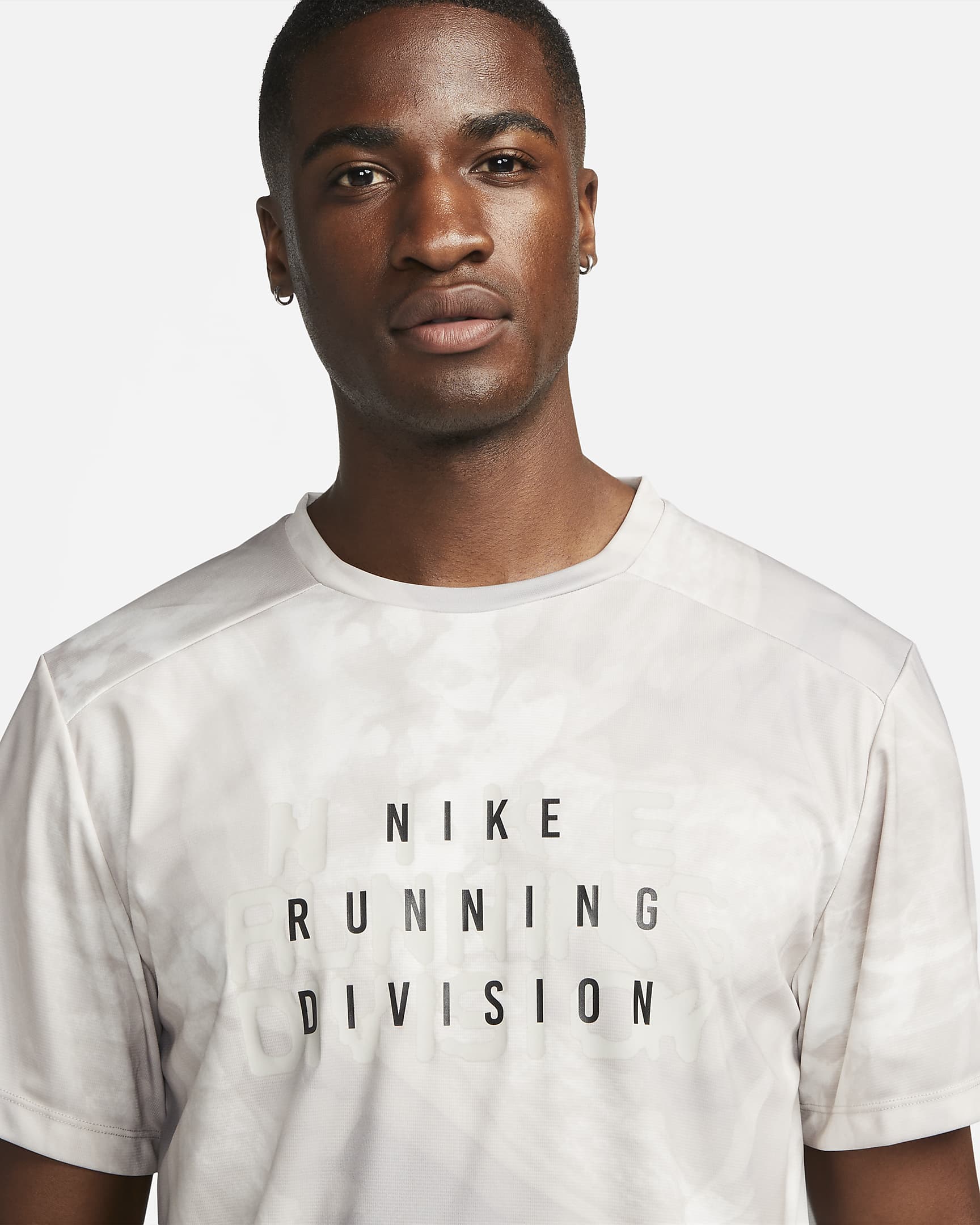 Nike Dri-FIT Run Division Rise 365 Men's Short-Sleeve Running Top. Nike HR