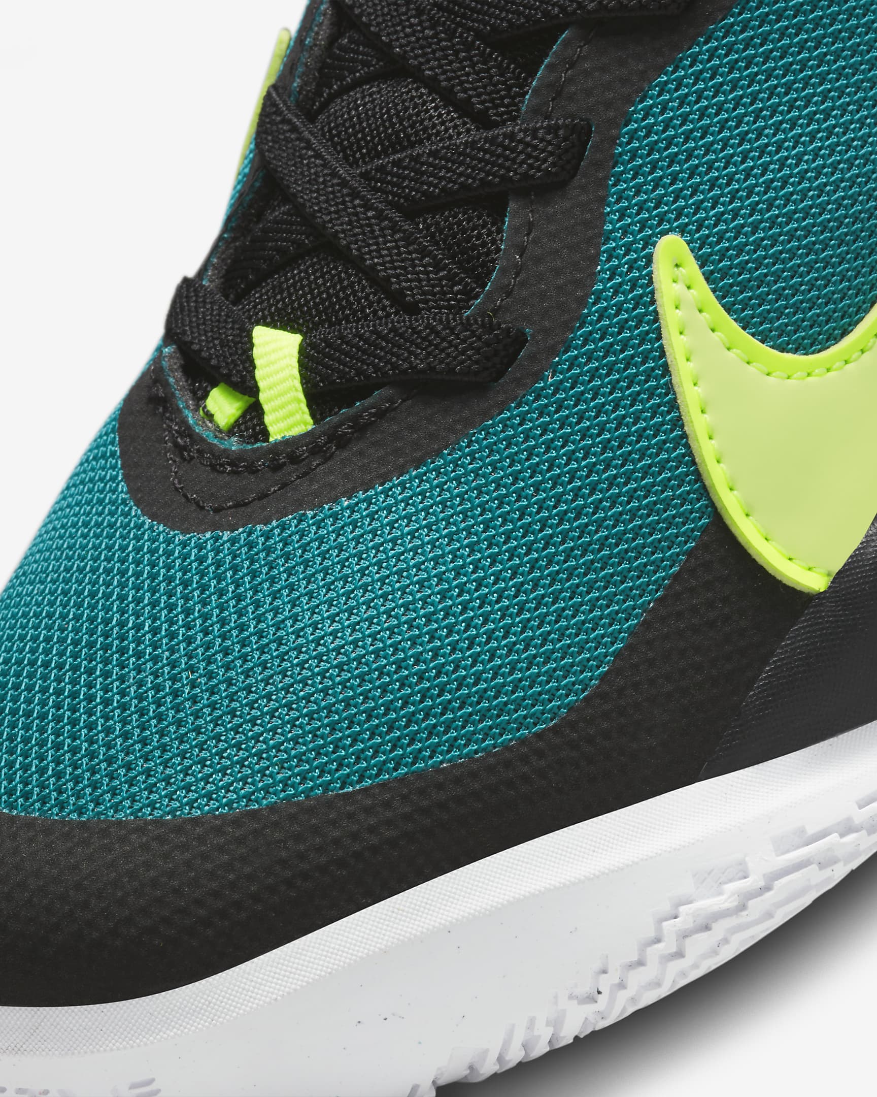 Nike Team Hustle D 10 FlyEase Older Kids' Easy On/Off Basketball Shoes ...