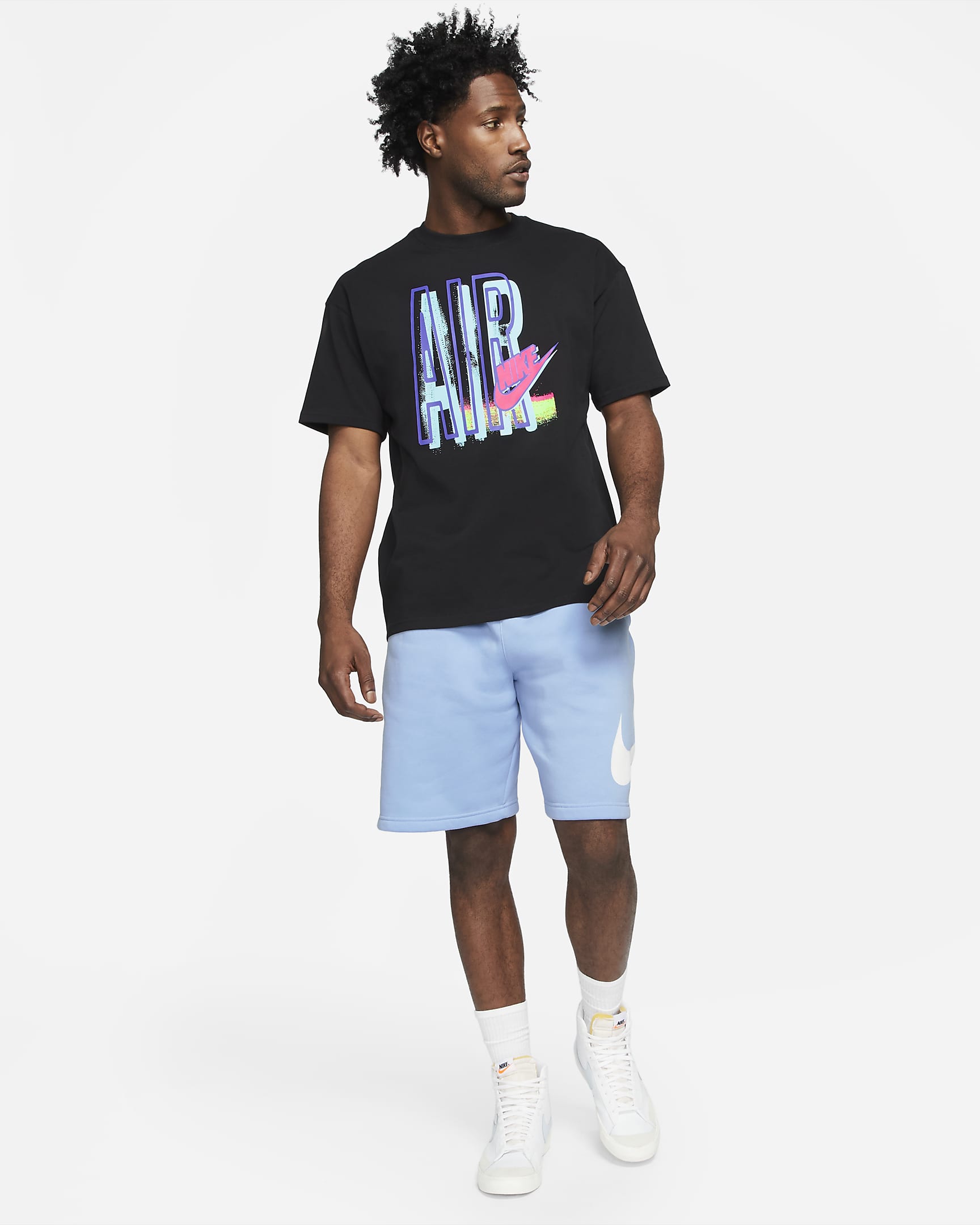 Nike Sportswear 男款 T 恤。Nike TW