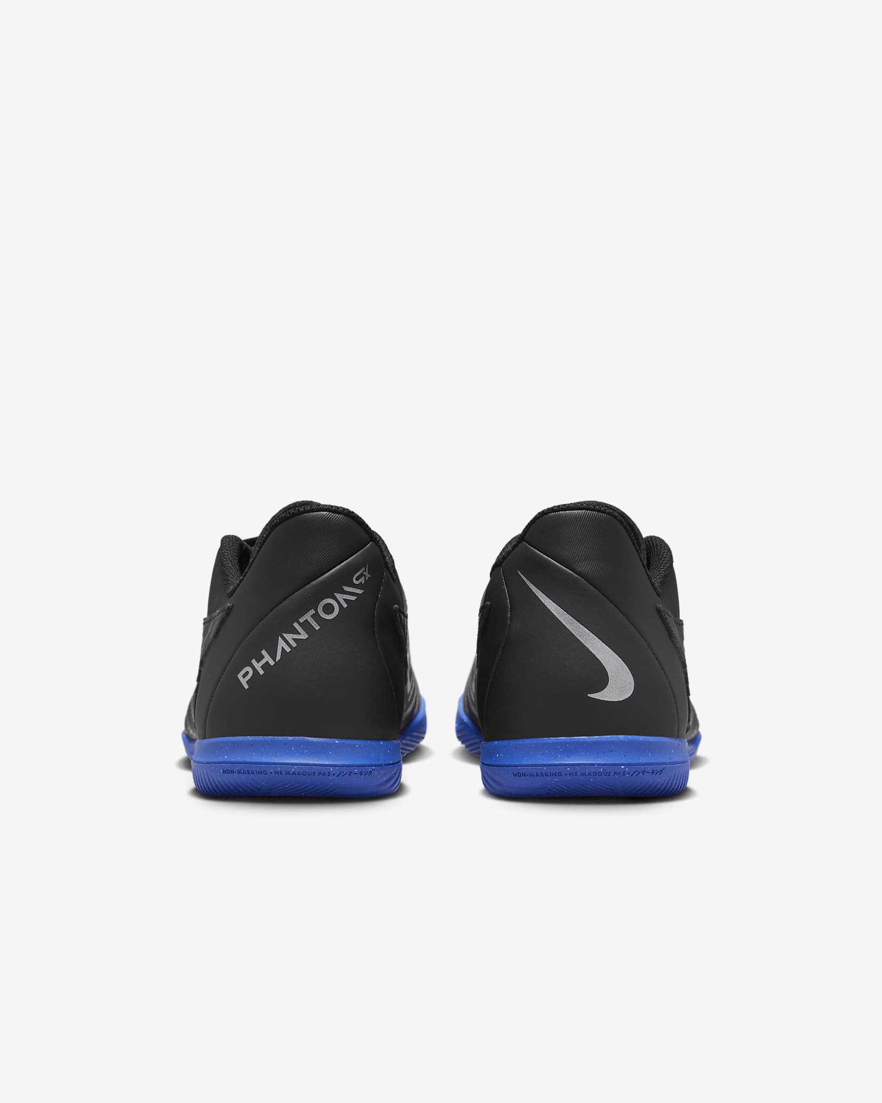 Nike Phantom GX Club Indoor Court Low-Top Football Shoes. Nike BG