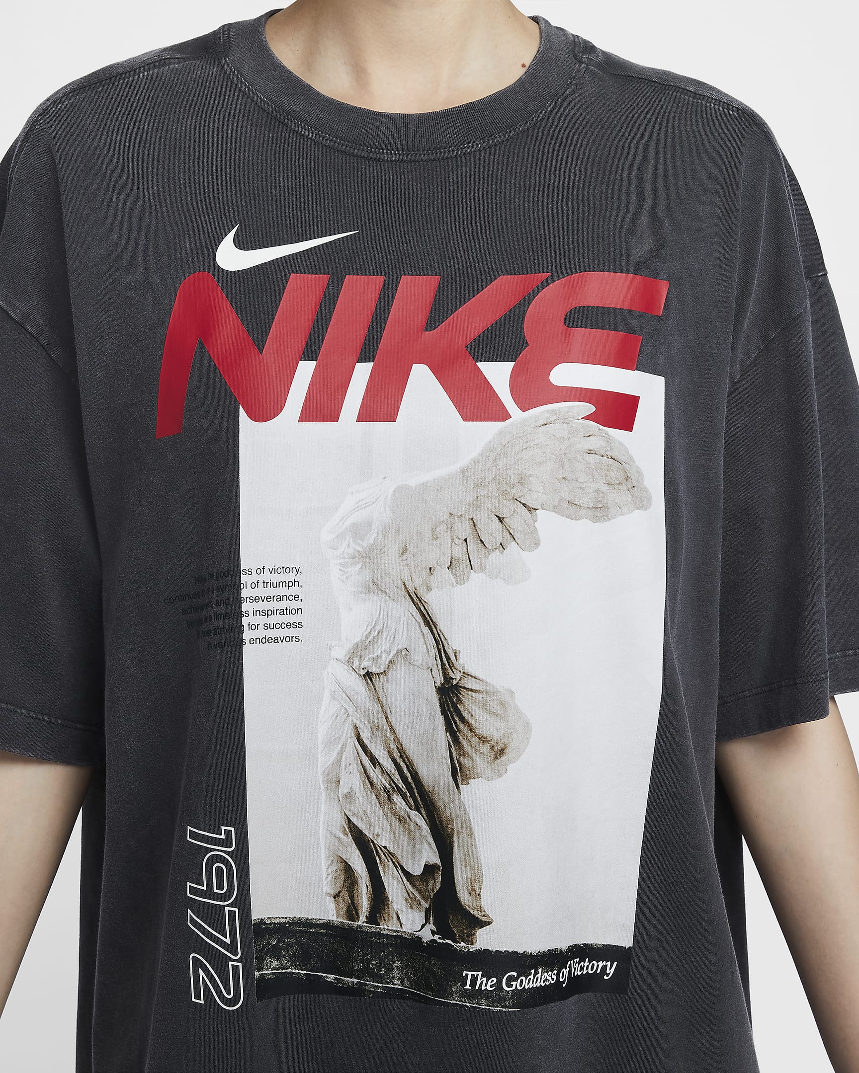 Nike Sportswear Women's Oversized T-Shirt. Nike ID