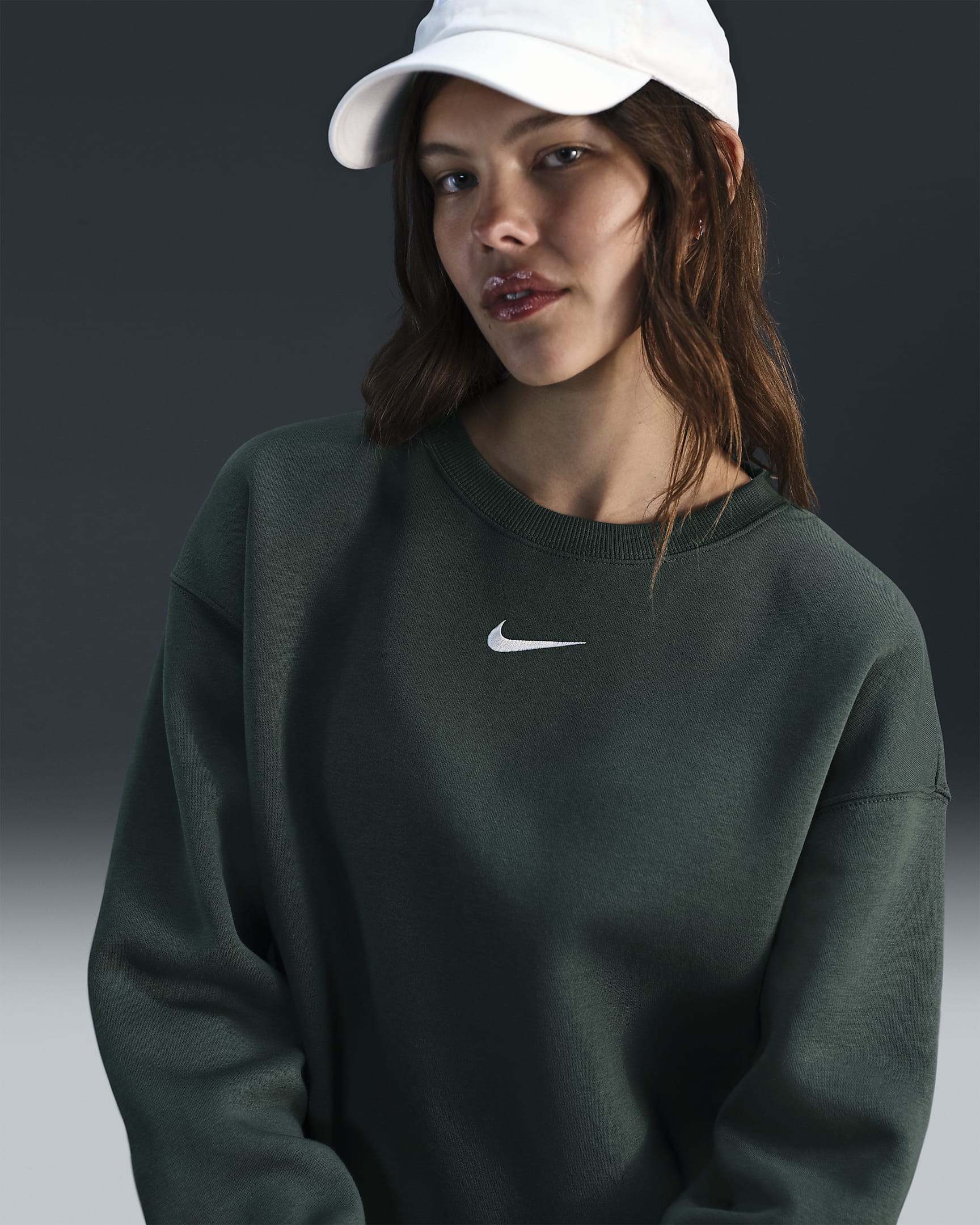 Damska bluza dresowa z półokrągłym dekoltem o kroju oversize Nike ... Damska bluza dresowa z półokrągłym dekoltem o kroju oversize Nike ...