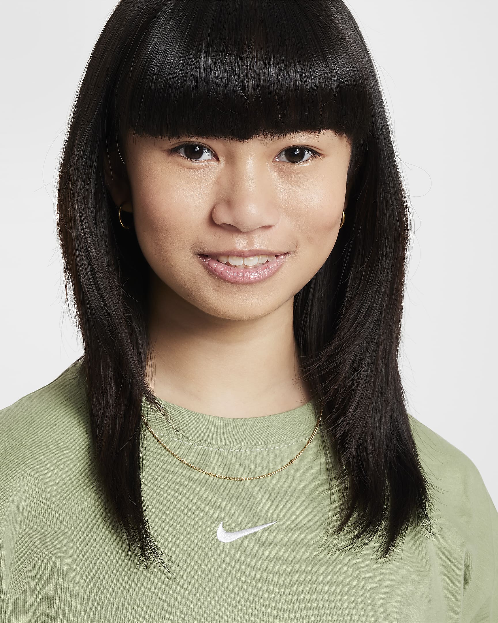 Nike Sportswear Essential Older Kids' (Girls') T-Shirt. Nike UK