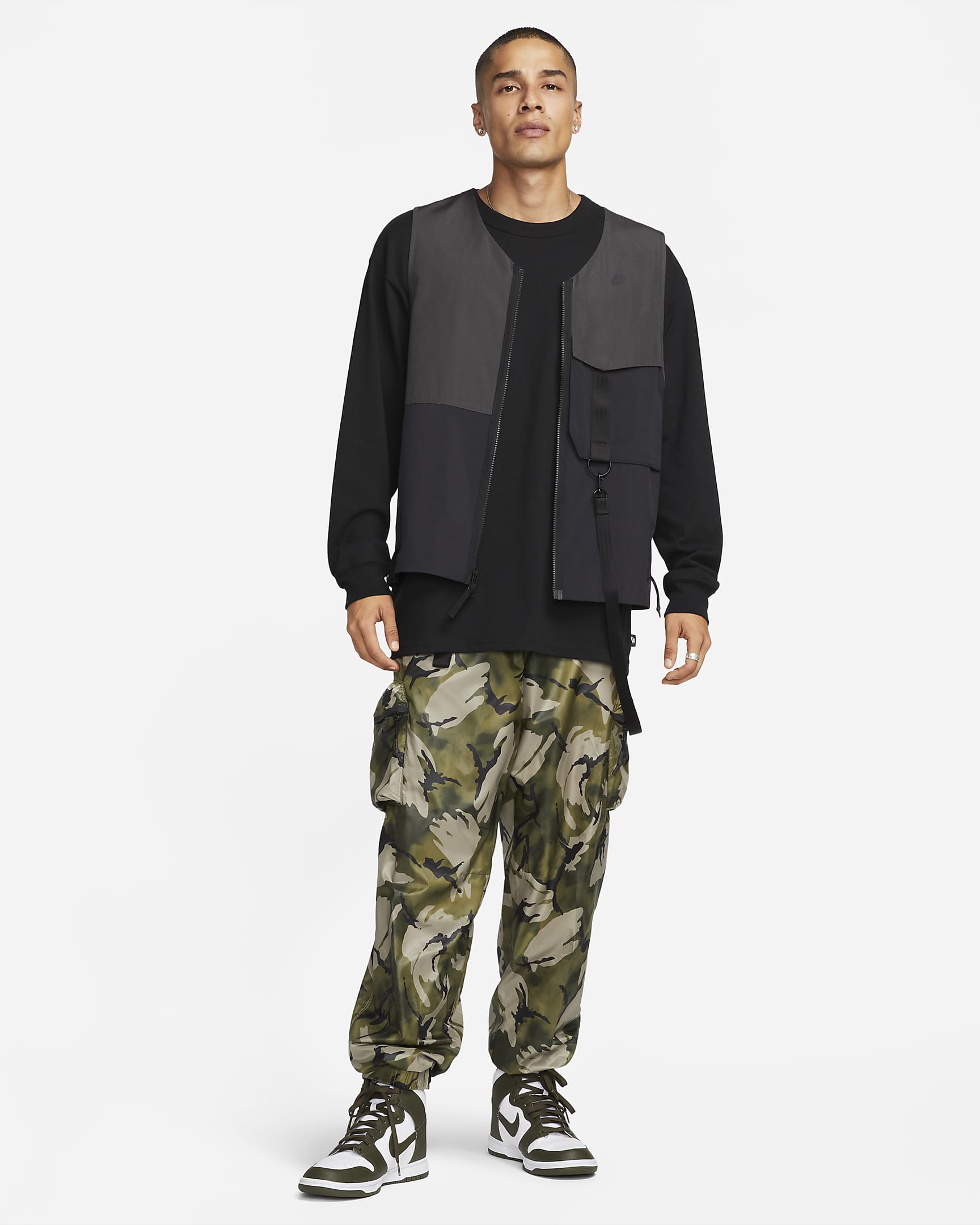 Nike Sportswear Tech Pack Men's Lined Woven Trousers. Nike CH