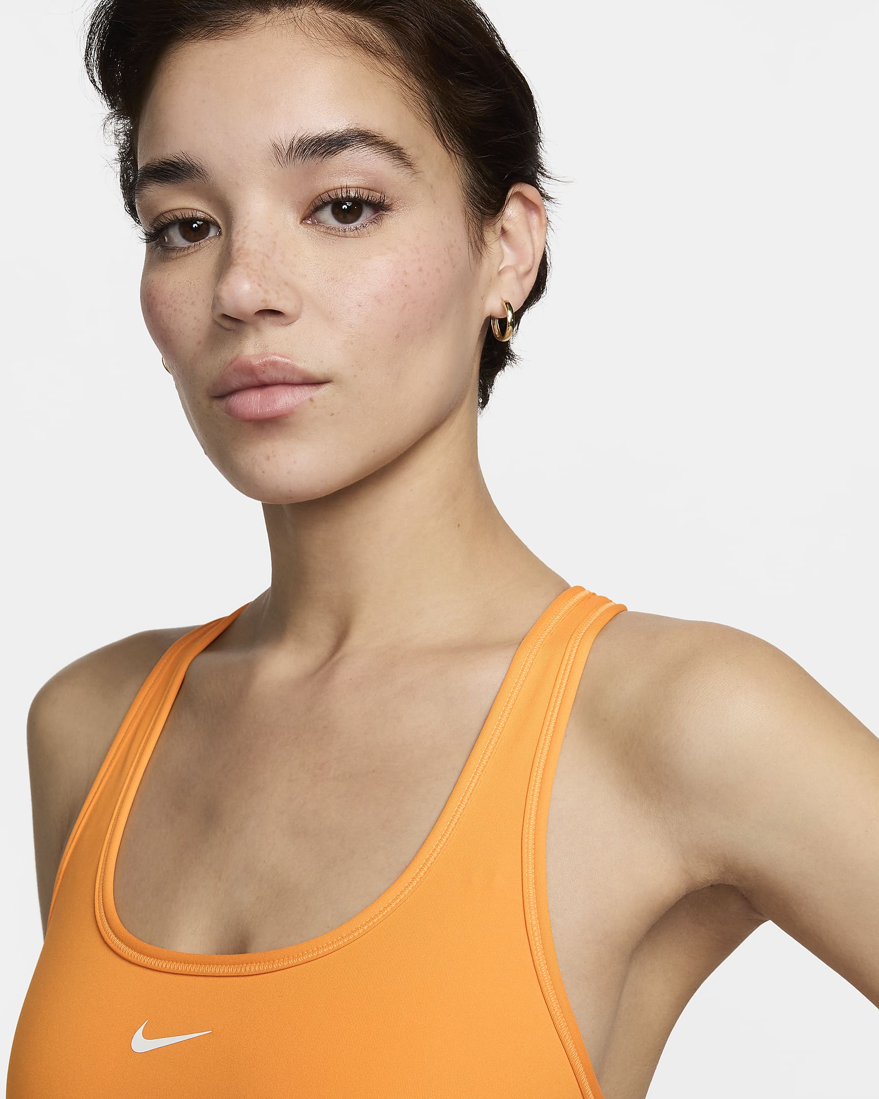 Bra deportivo sin almohadillas para mujer Nike Swoosh Light Support ...