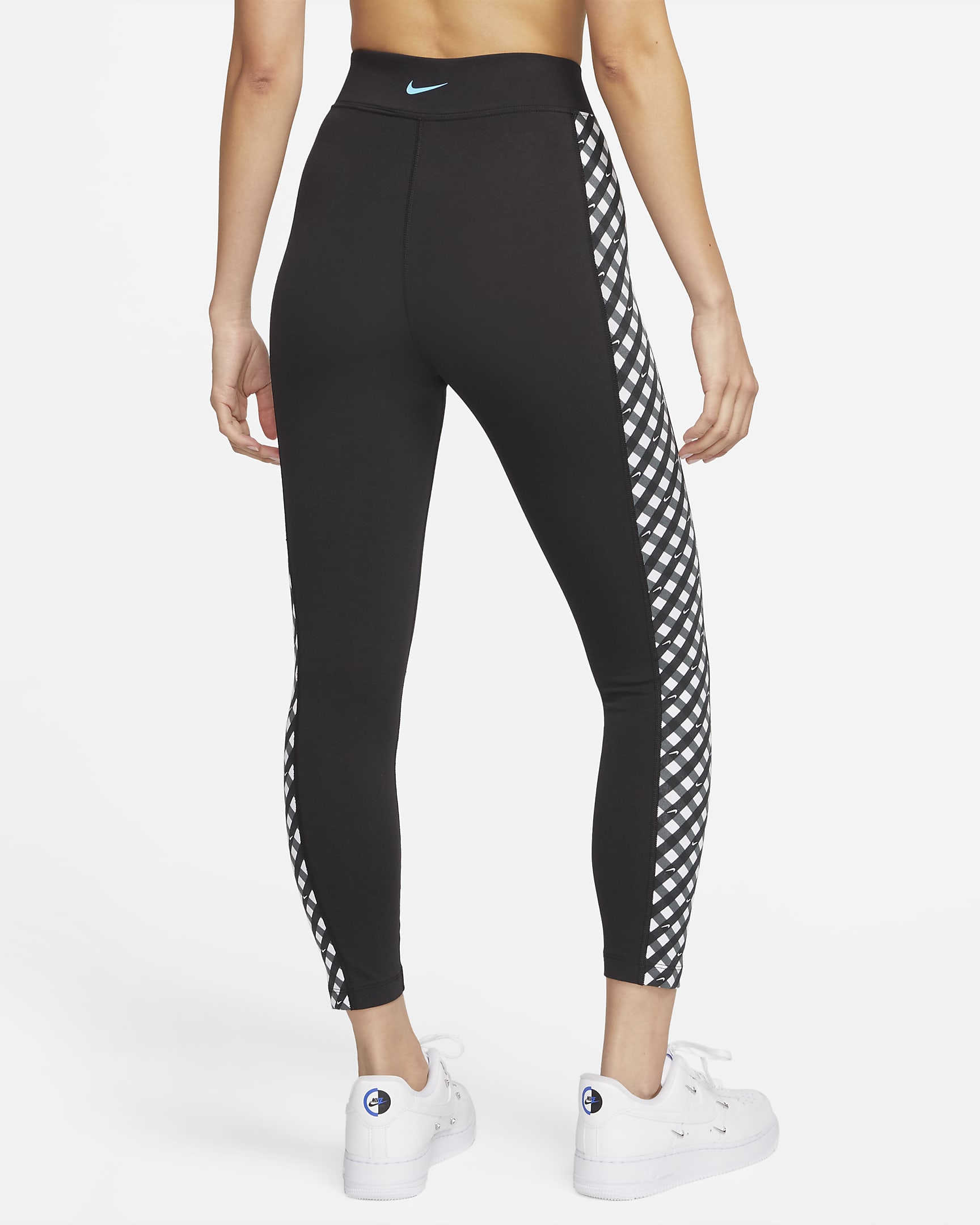 Nike Sportswear 女款高腰格紋九分內搭褲。Nike TW