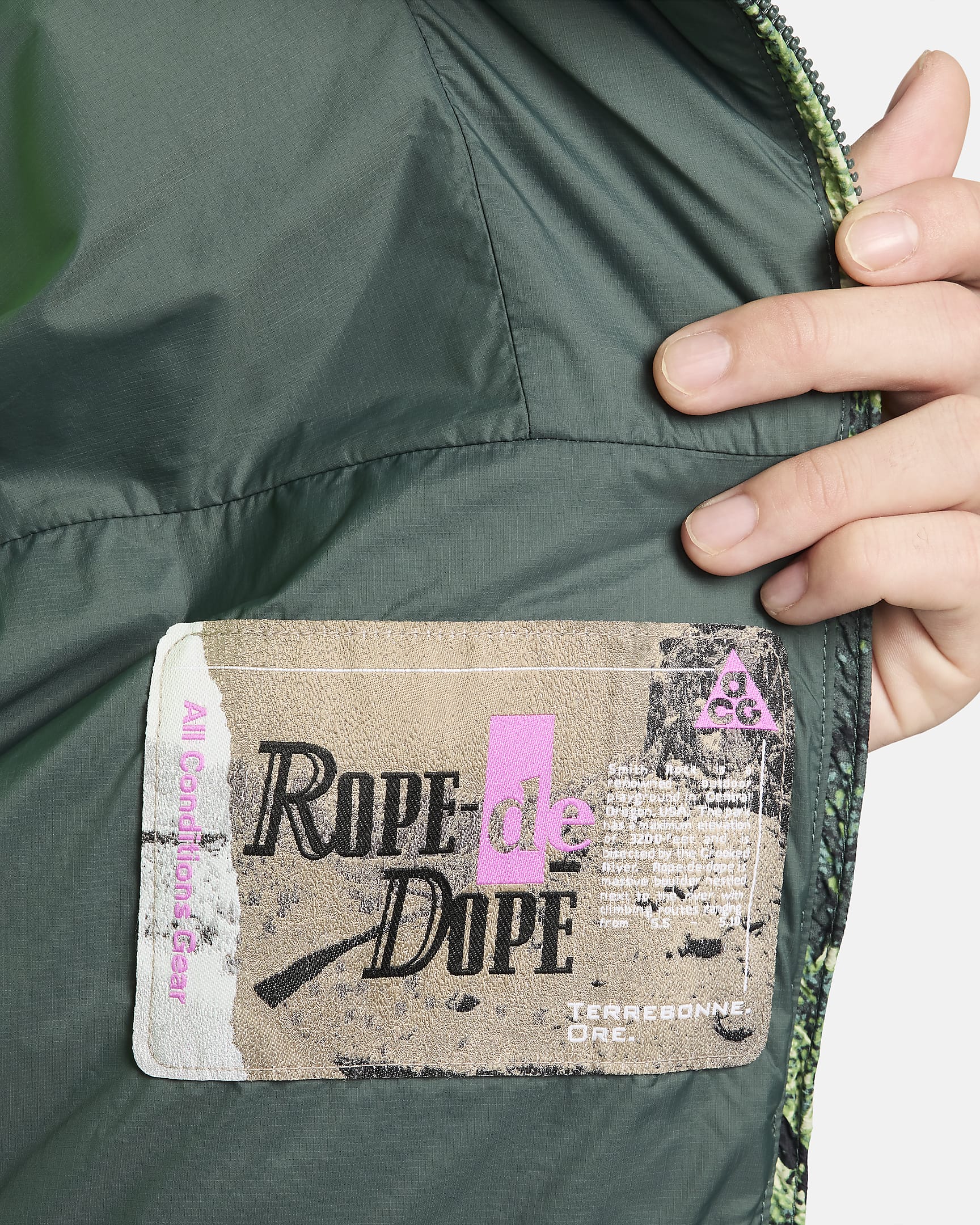 Nike ACG "Rope de Dope" Men's Therma-FIT ADV Allover Print Jacket. Nike.com