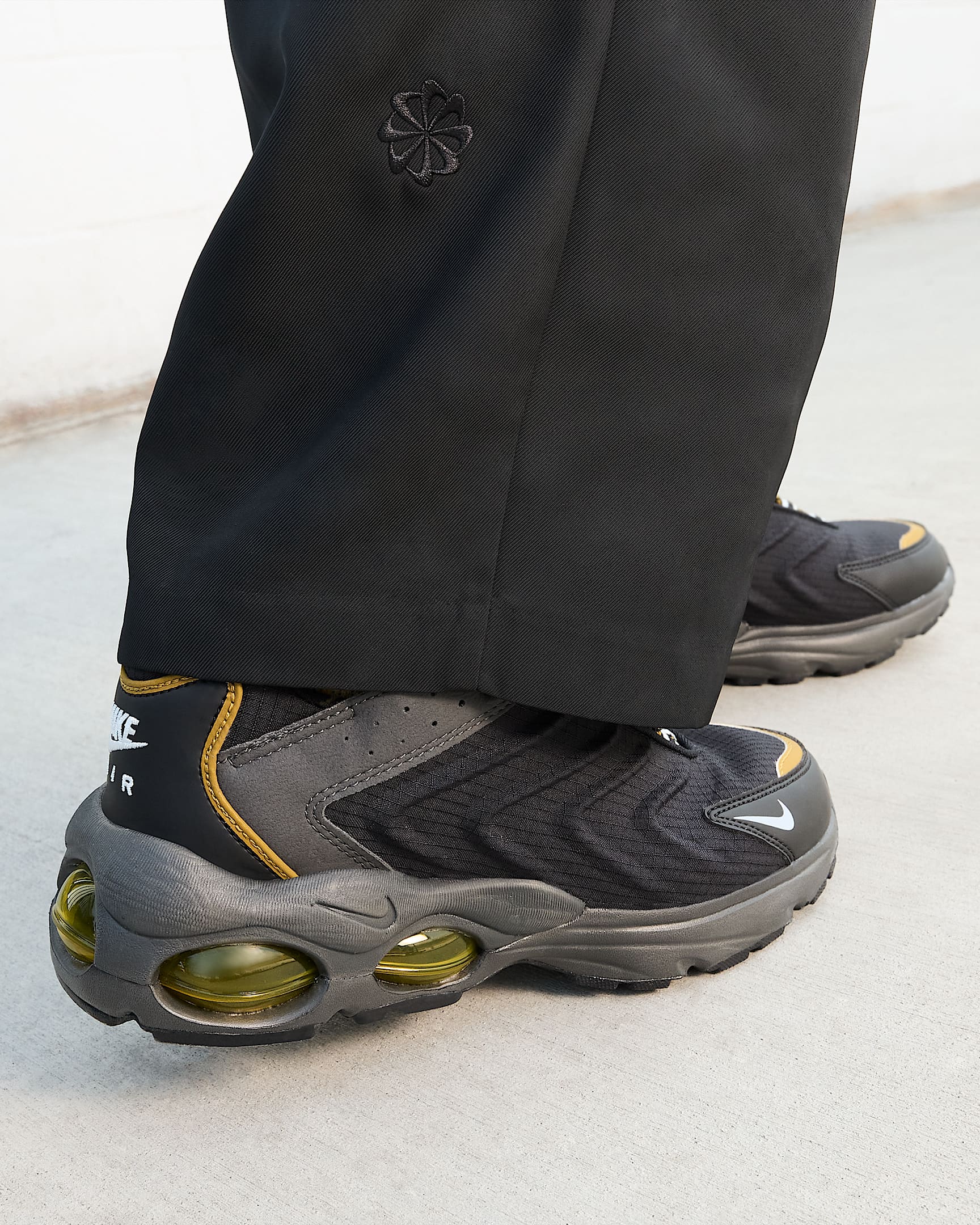 Nike Air Max TW Men's Shoes. Nike PT