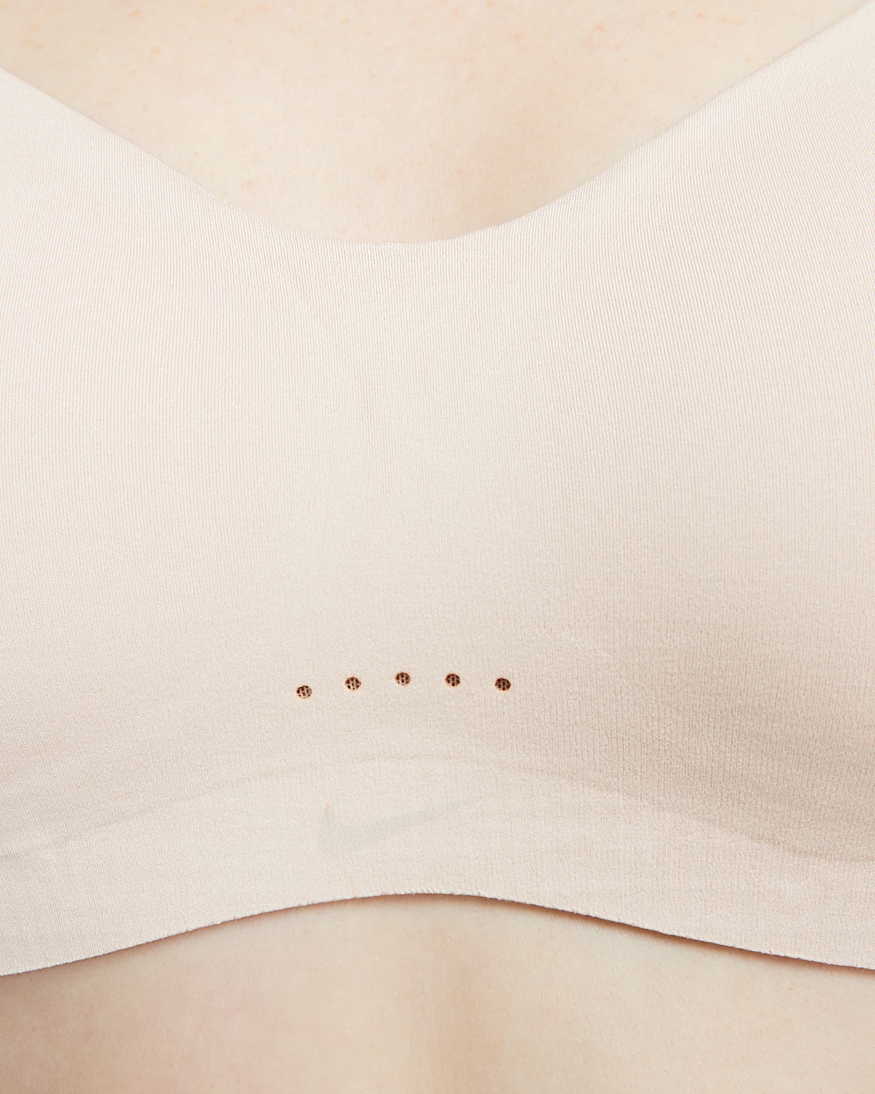 Bra deportivo de baja sujeción con almohadillas para mujer Nike Alate ...