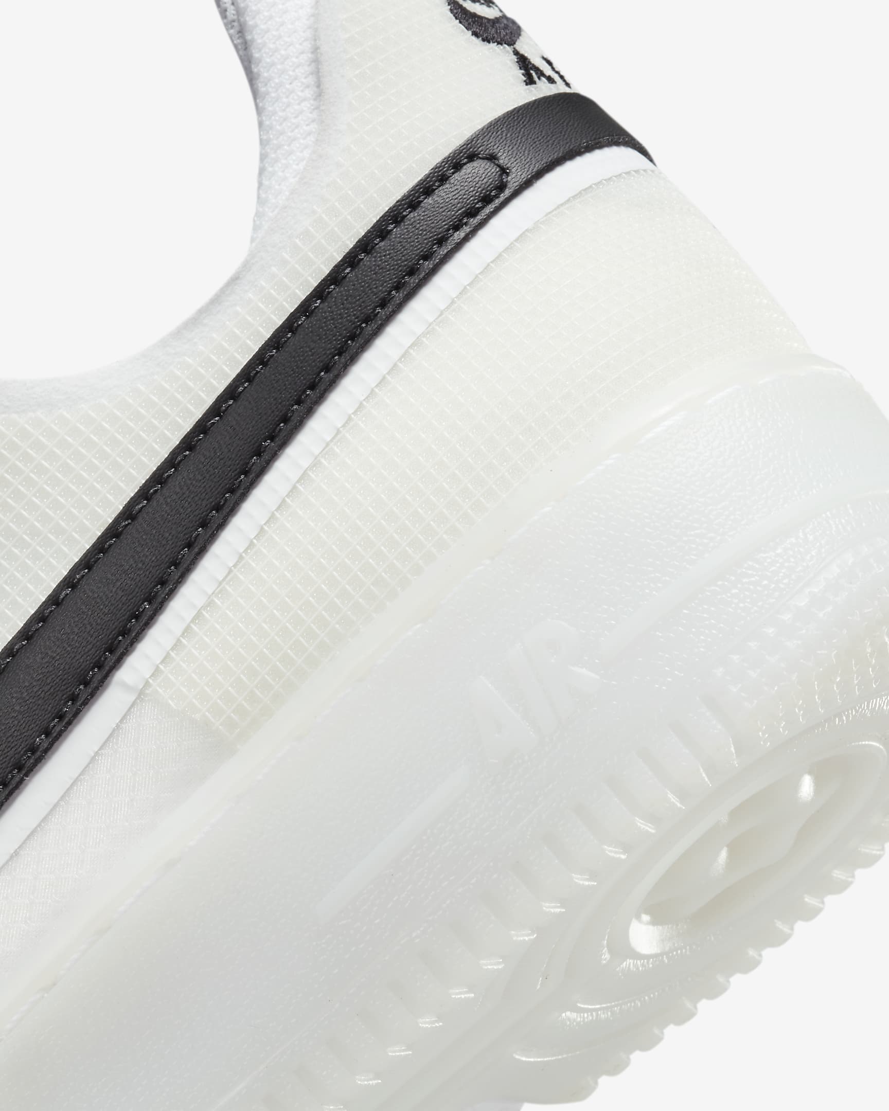 Nike Air Force 1 React 男鞋。Nike TW