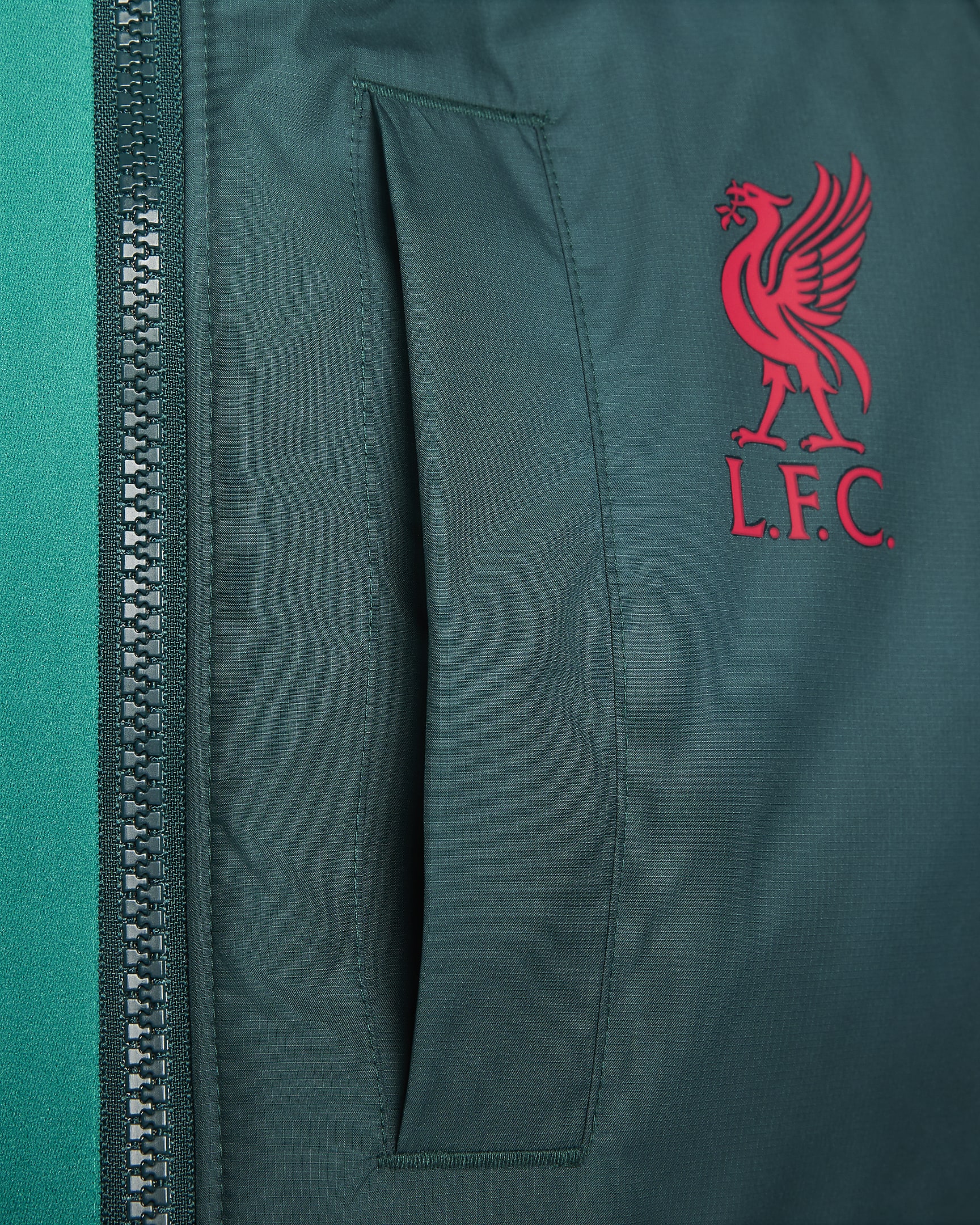 Liverpool F.C. AWF Men's Winterized Full-Zip Football Jacket. Nike CZ