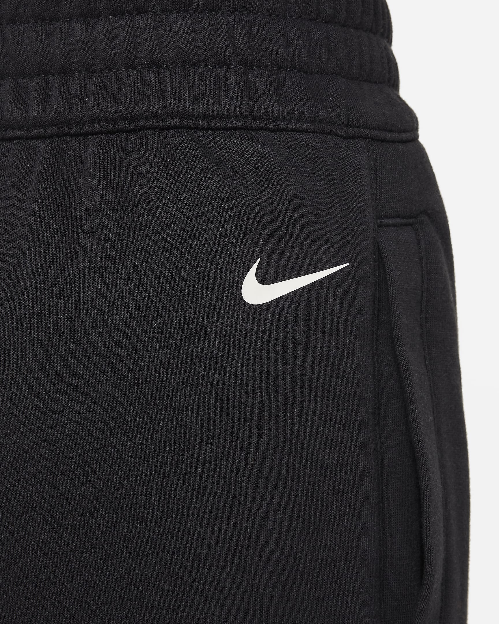 LeBron Older Kids' Basketball Trousers. Nike VN