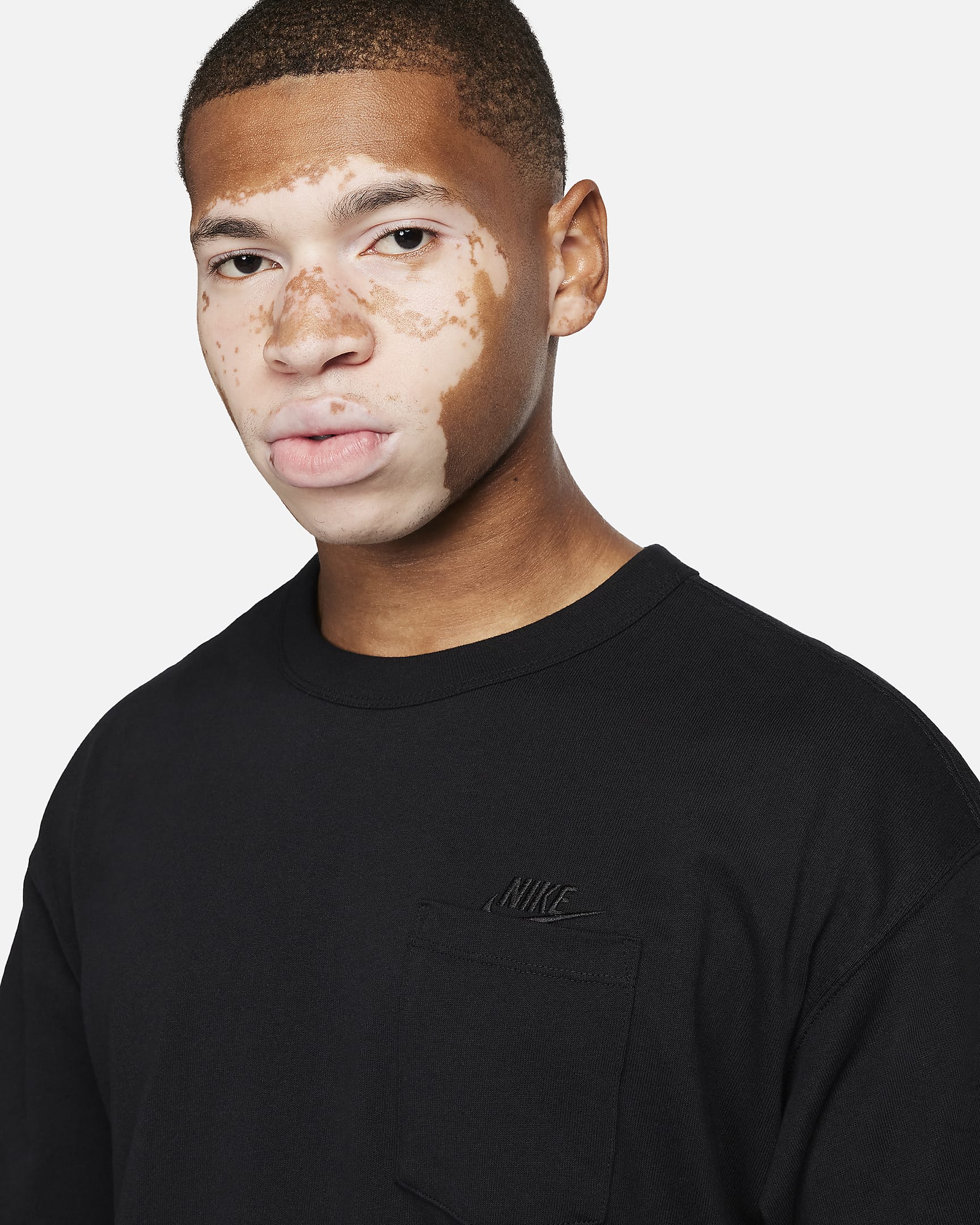 Nike Sportswear Premium Essentials Men's Pocket T-Shirt. Nike.com
